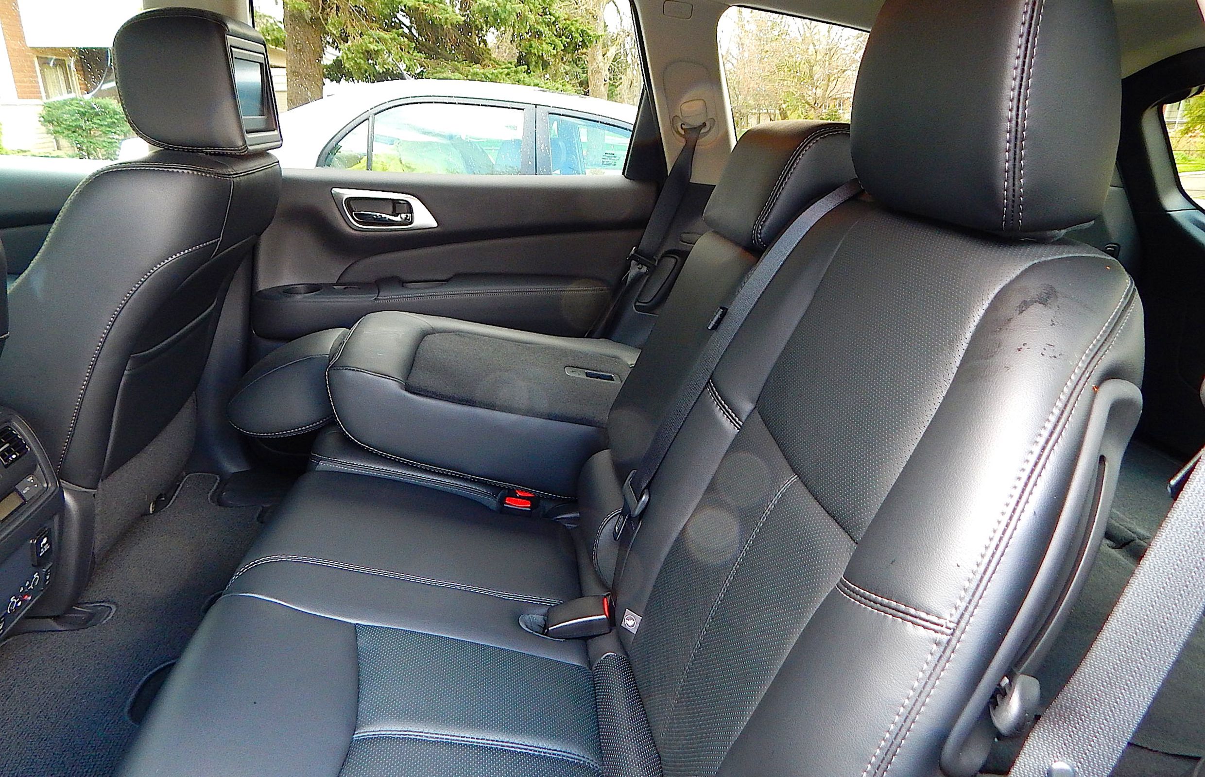 SUV Review: 2016 Nissan Pathfinder Platinum 4WD | Driving