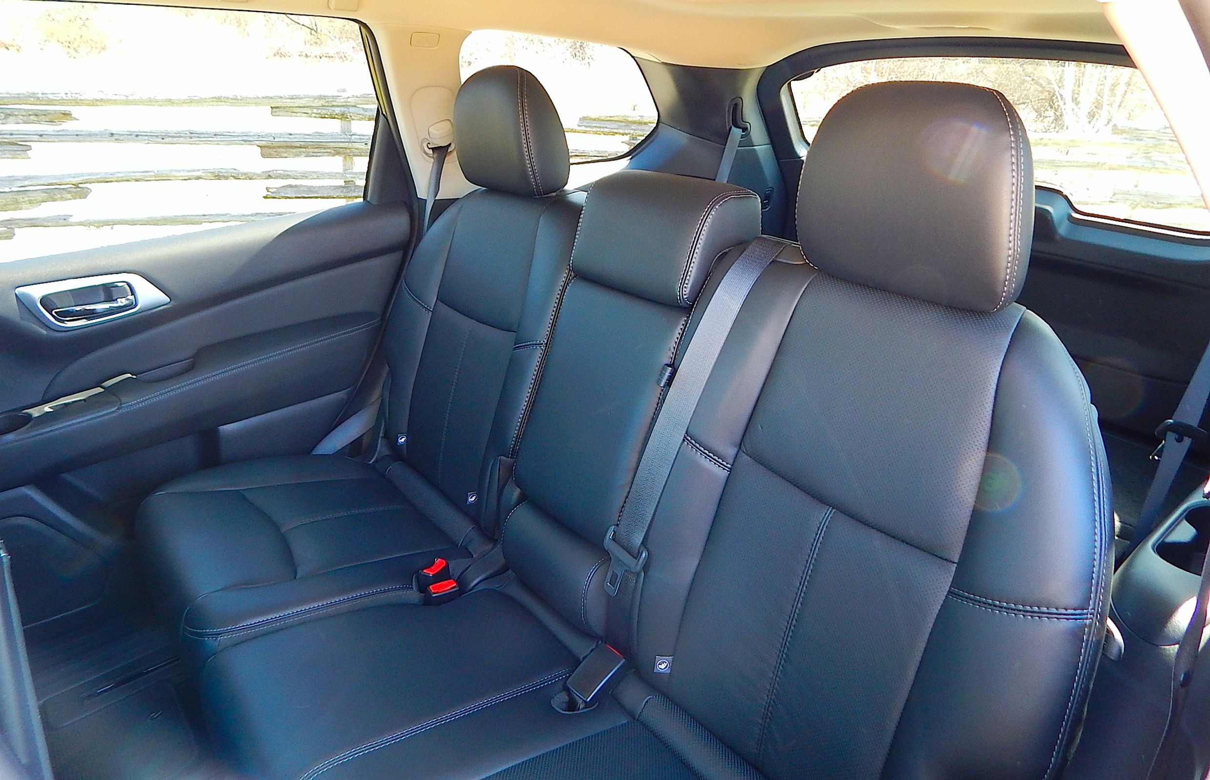 SUV Review: 2016 Nissan Pathfinder Platinum 4WD | Driving