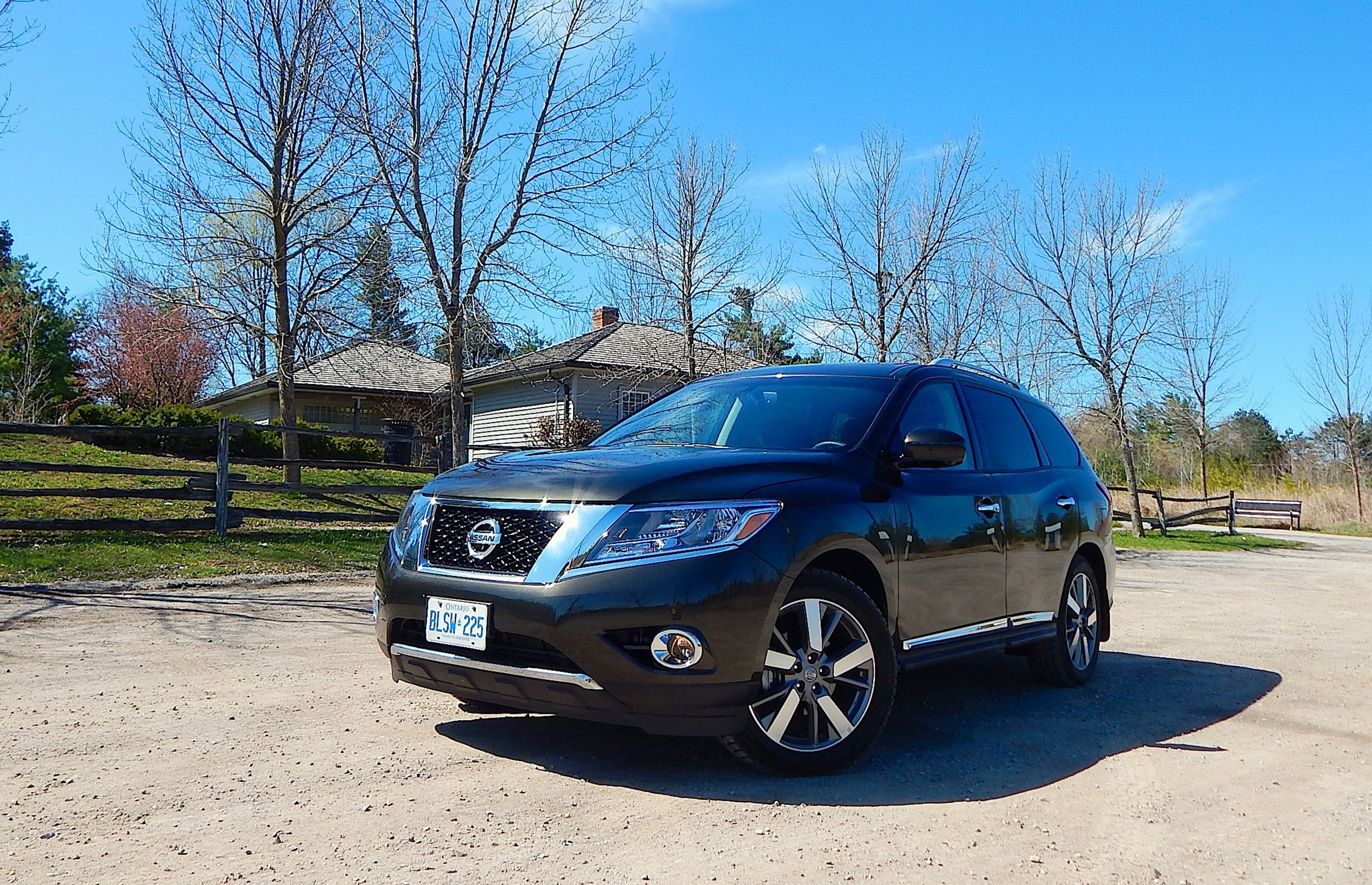 SUV Review: 2016 Nissan Pathfinder Platinum 4WD | Driving