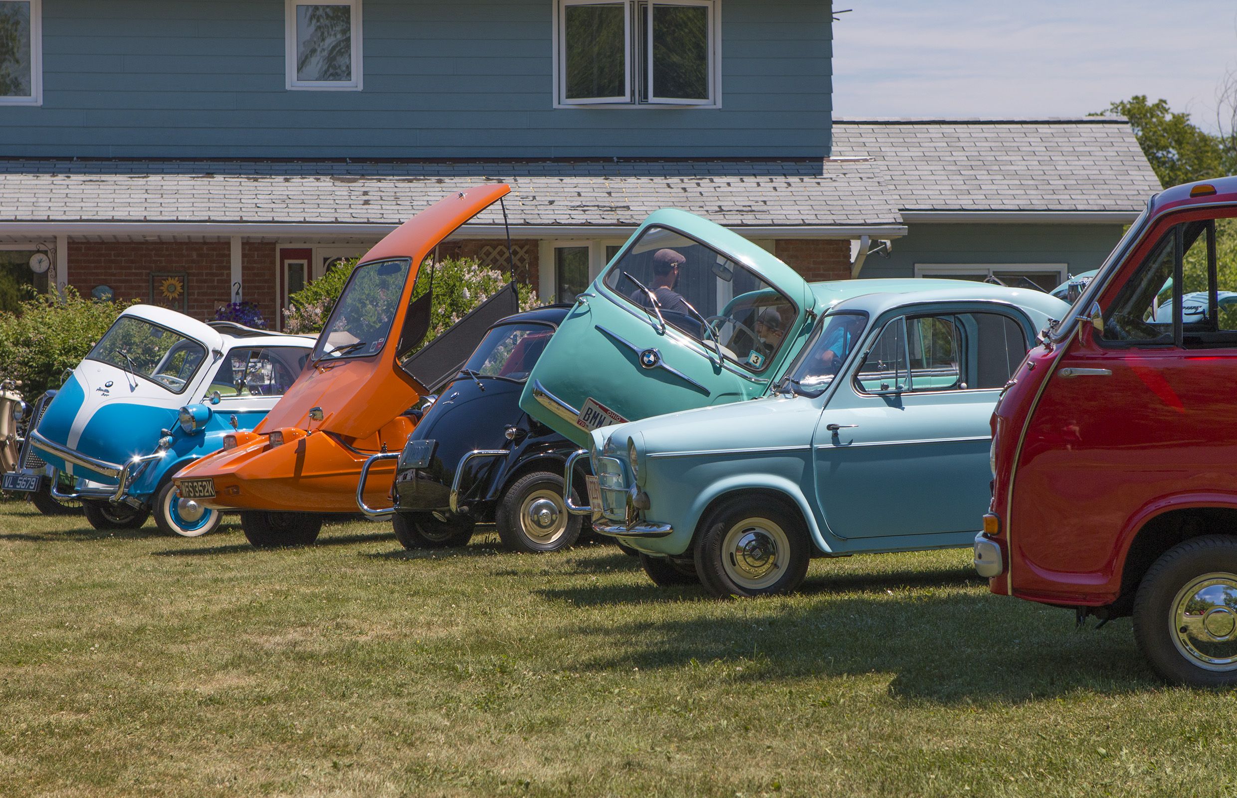 Microcars on Parade: Canada's largest tiny car show | Driving