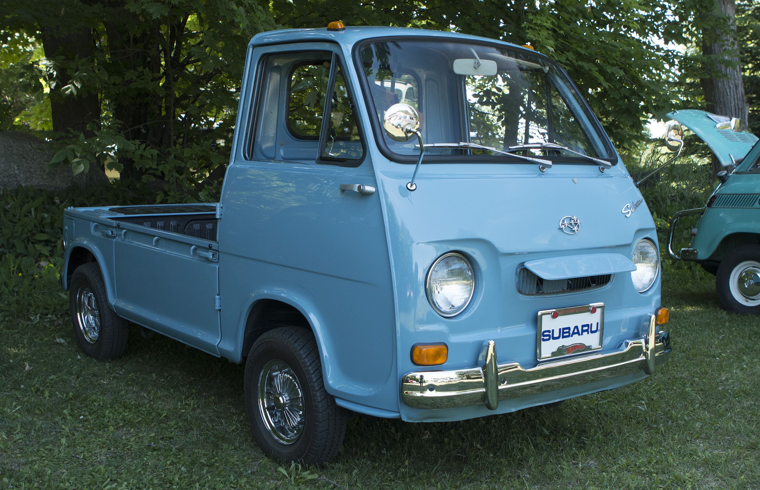Microcars on Parade: Canada's largest tiny car show | Driving