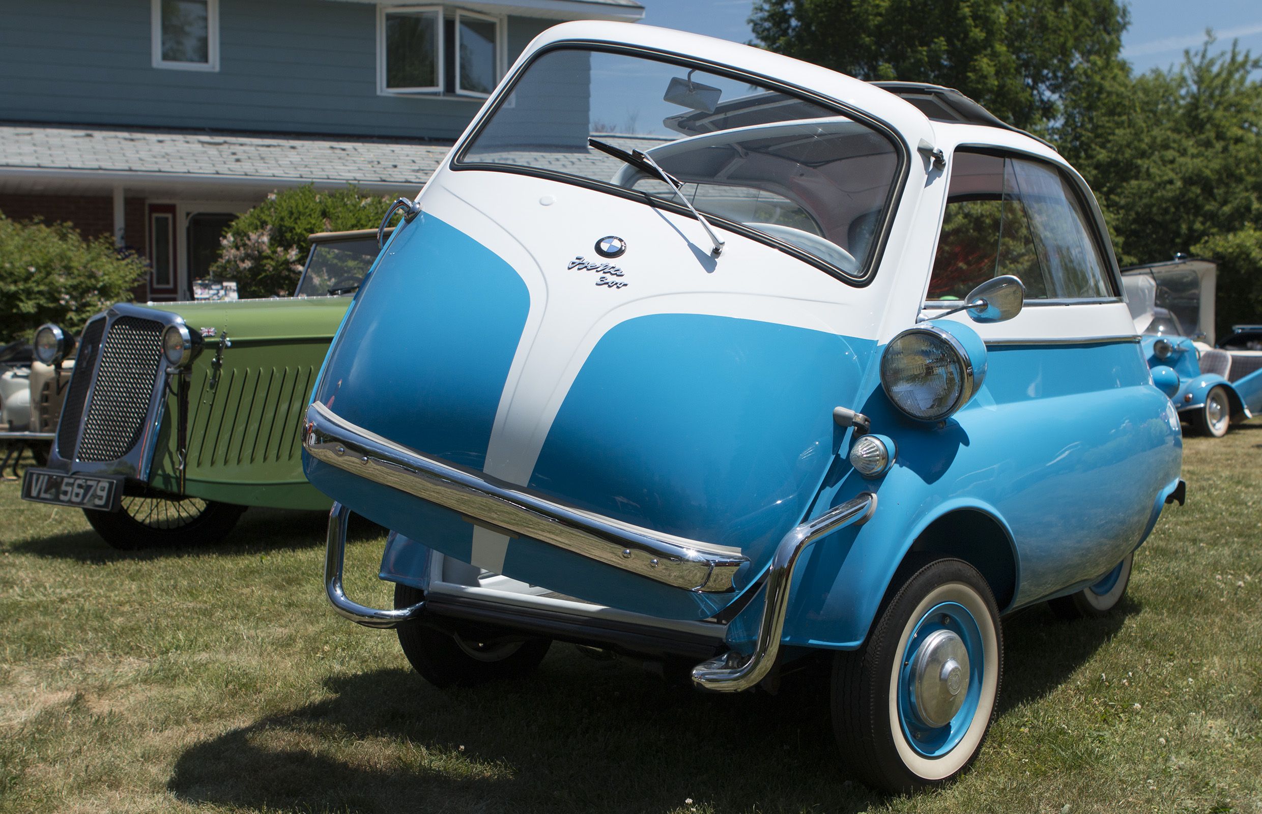 Microcars on Parade: Canada's largest tiny car show | Driving