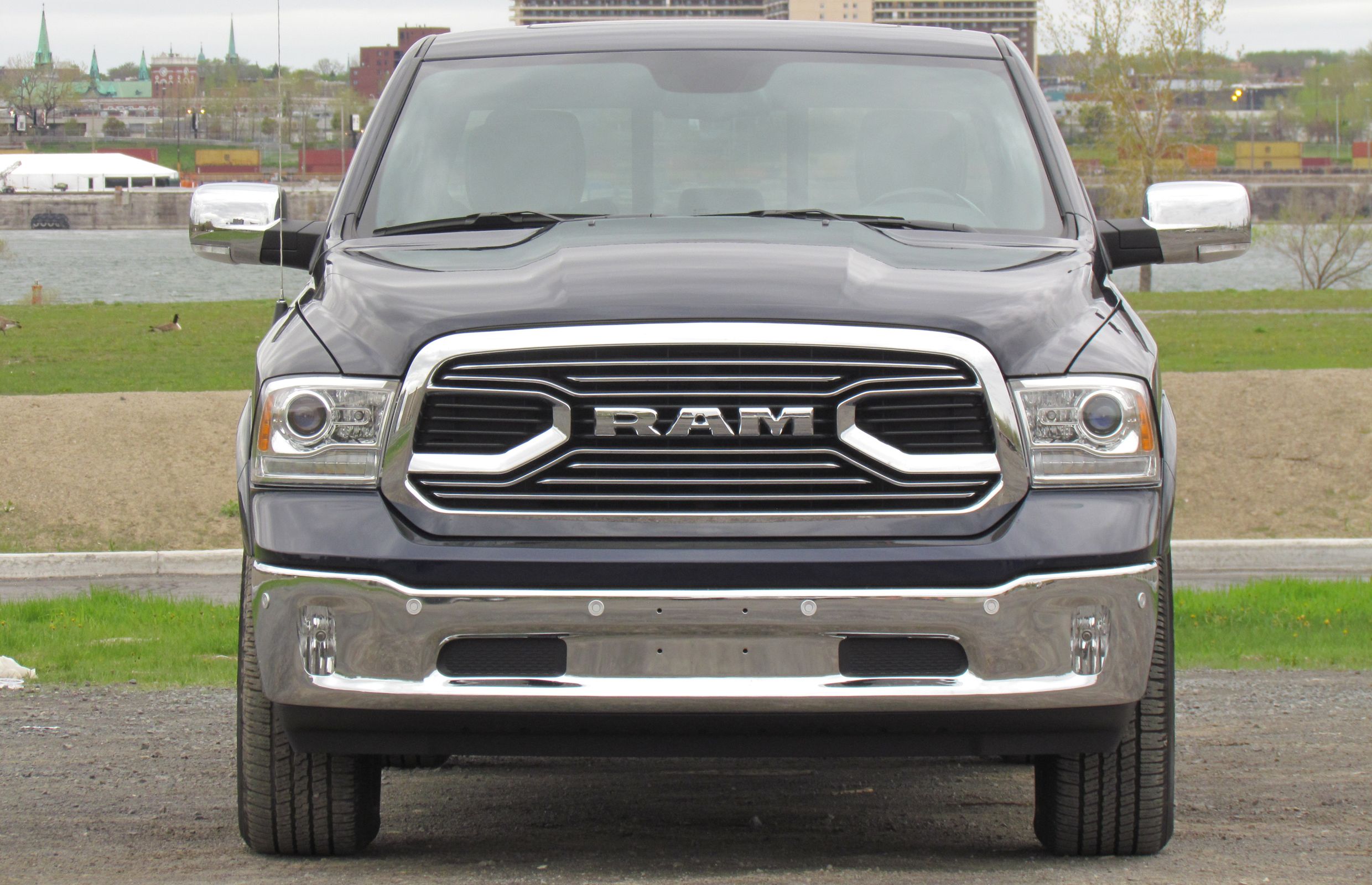 Pickup Review: 2016 Ram 1500 EcoDiesel | Driving