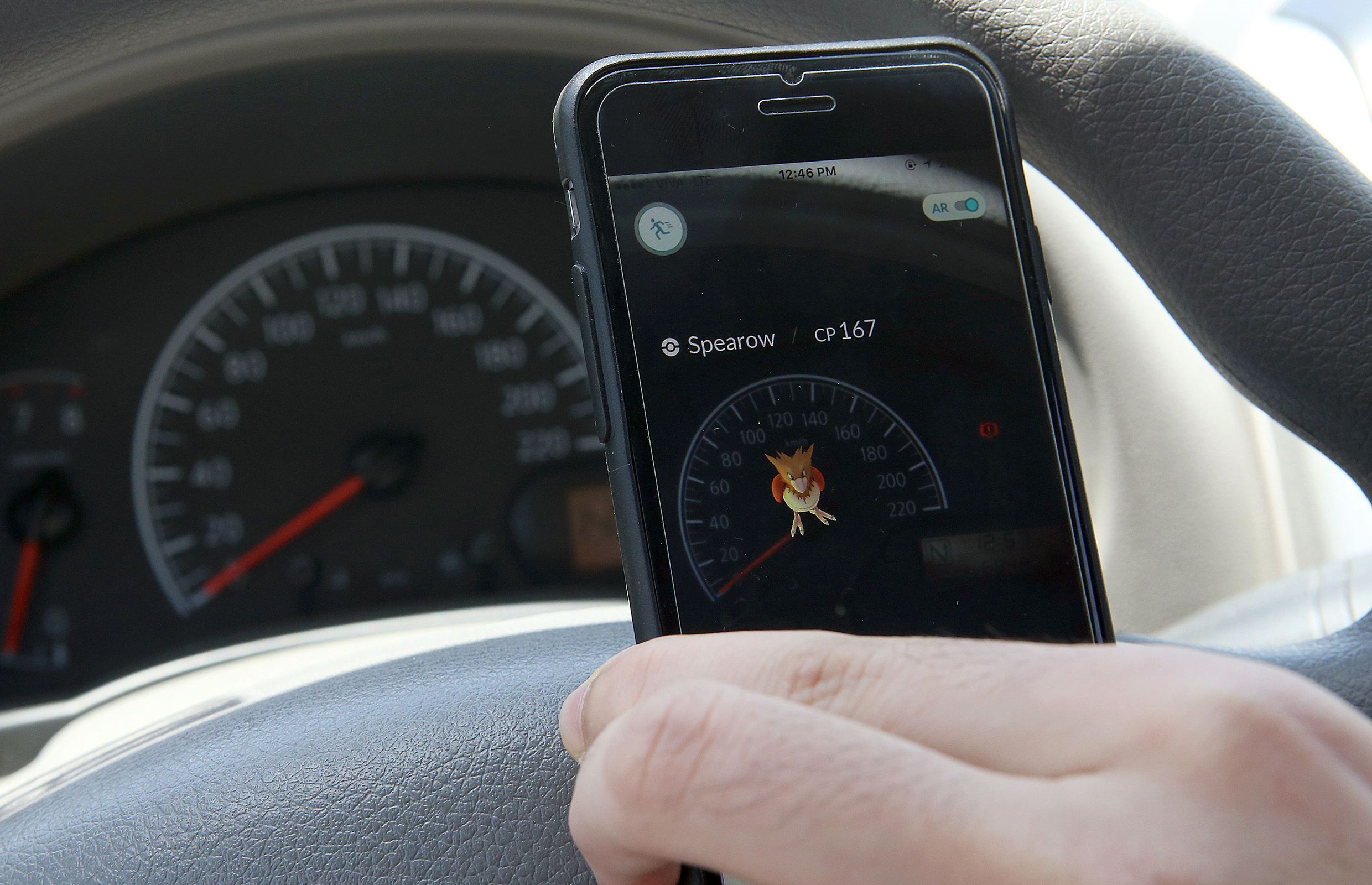 Driving while Pokémon is now a thing, and it's dangerous | Driving