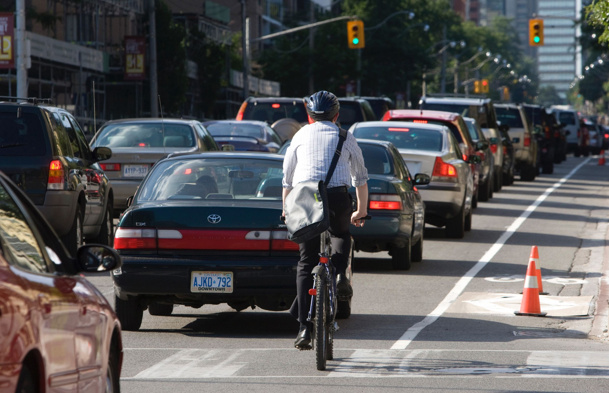 Top 20 rules of the road for drivers and cyclists | Driving