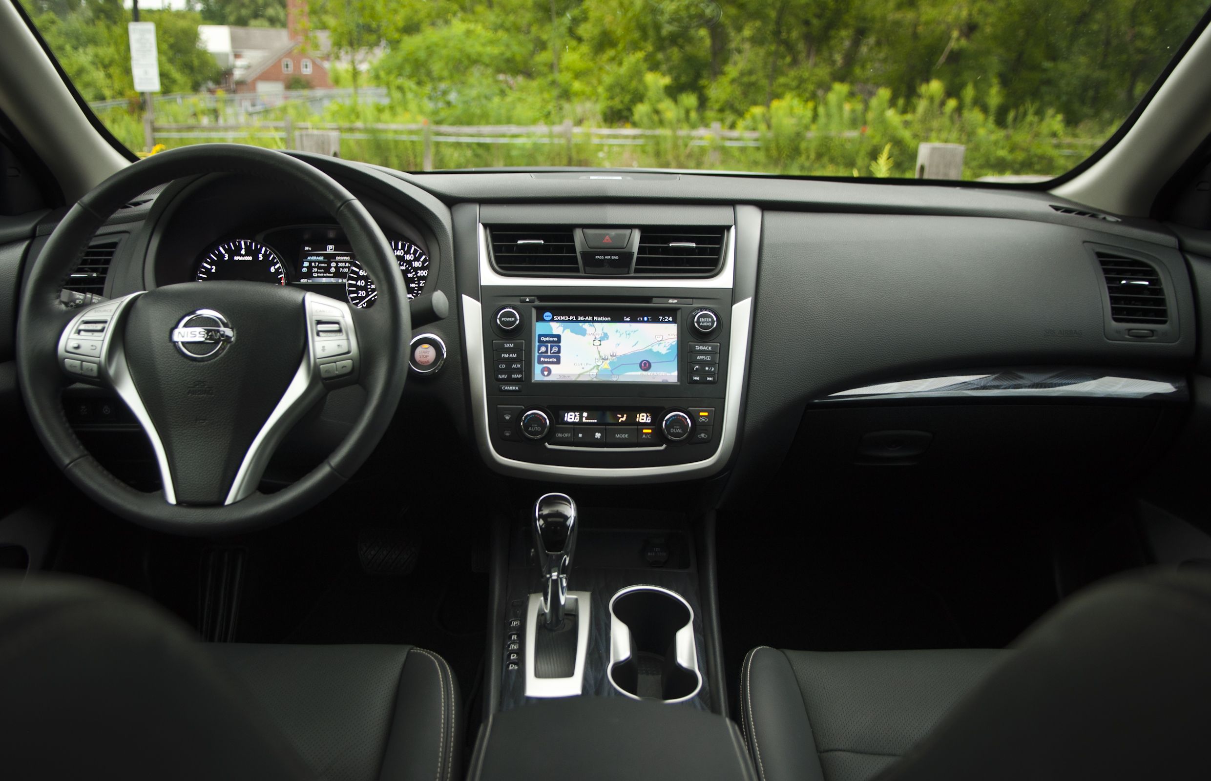 Nissan's Canadian dealers are using virtual reality to show off safety ...