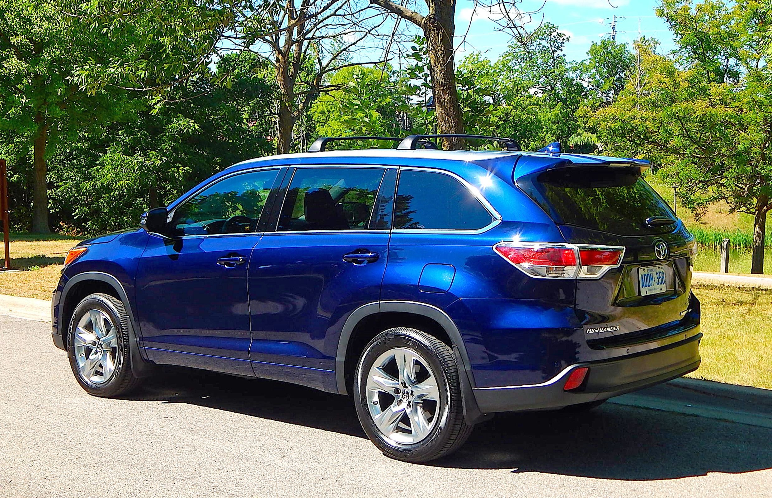 SUV Review: 2016 Toyota Highlander Limited V6 AWD | Driving