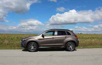 SUV Review: 2016 Mitsubishi RVR 2.4 SE 4WD Limited | Driving