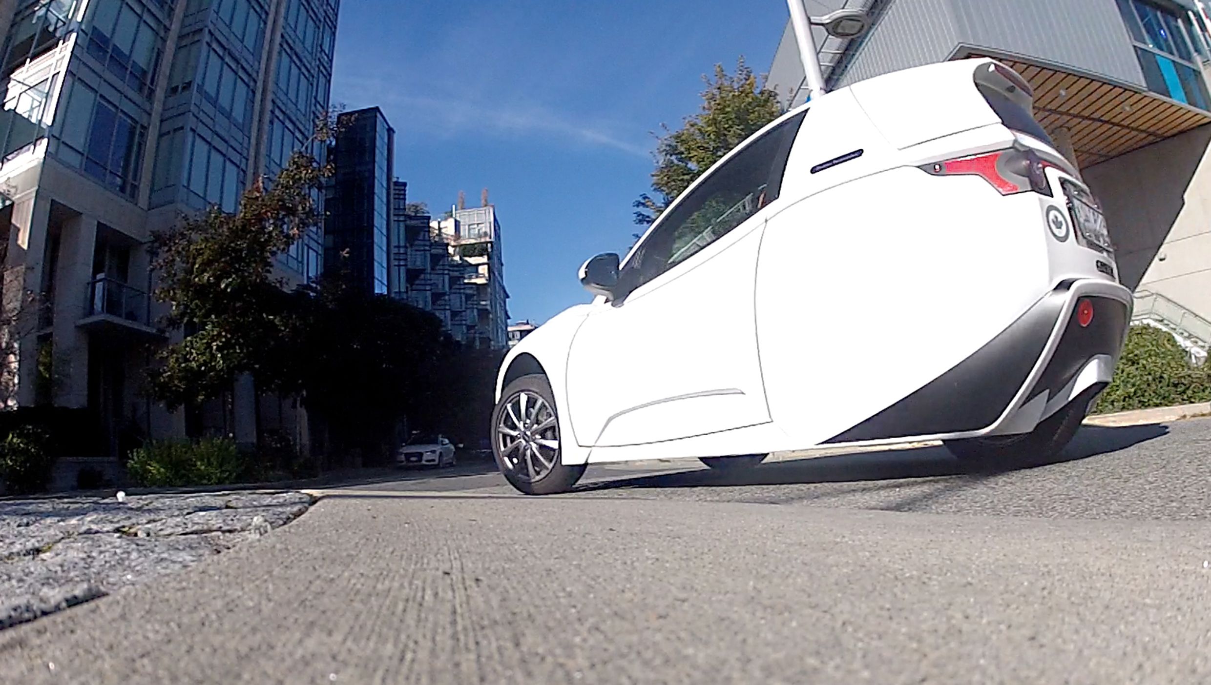 First Drive: 2017 ElectraMeccanica Solo | Driving