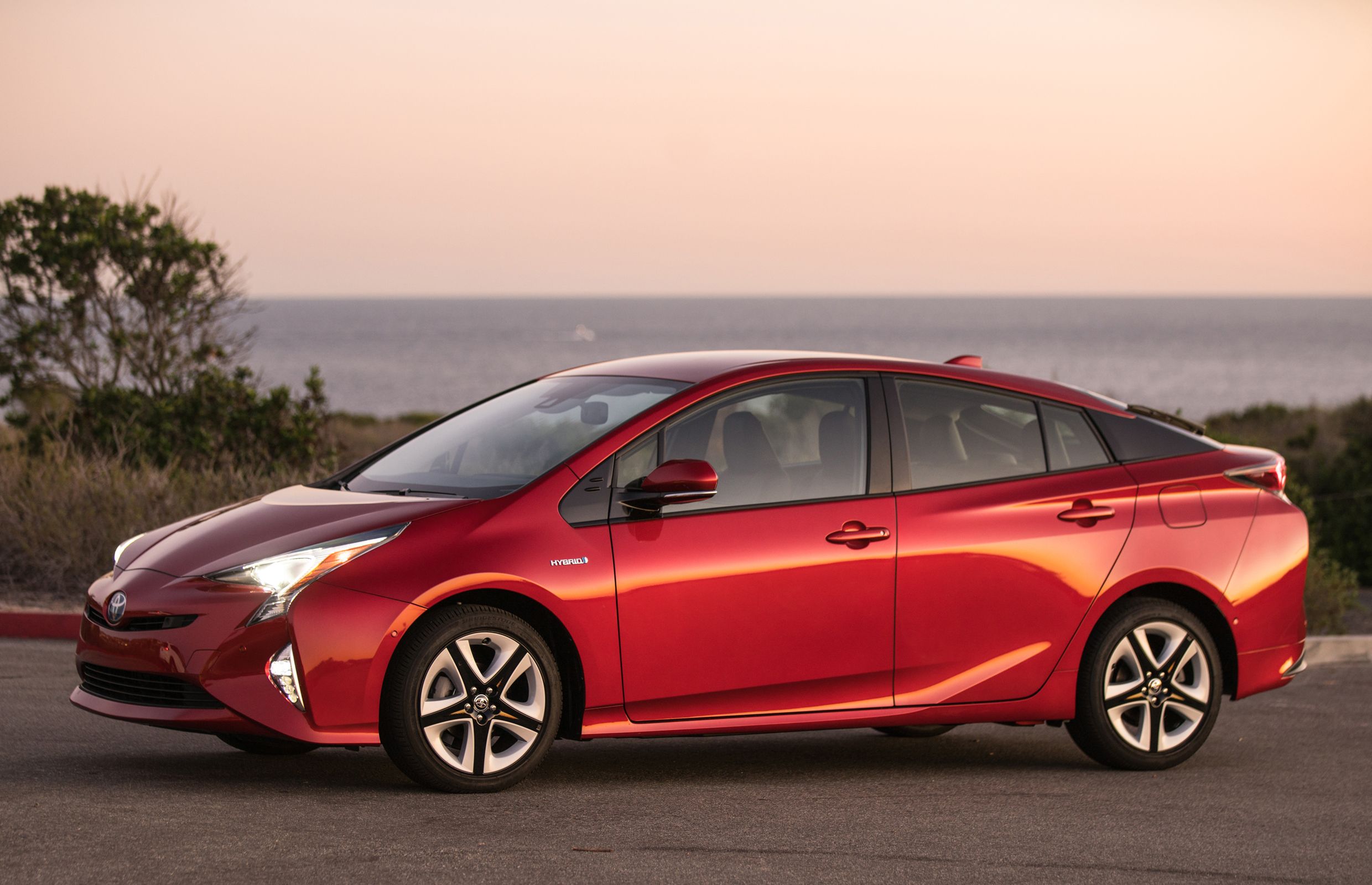 Toyota recalling 340K Prius hybrids over brake defect | Driving
