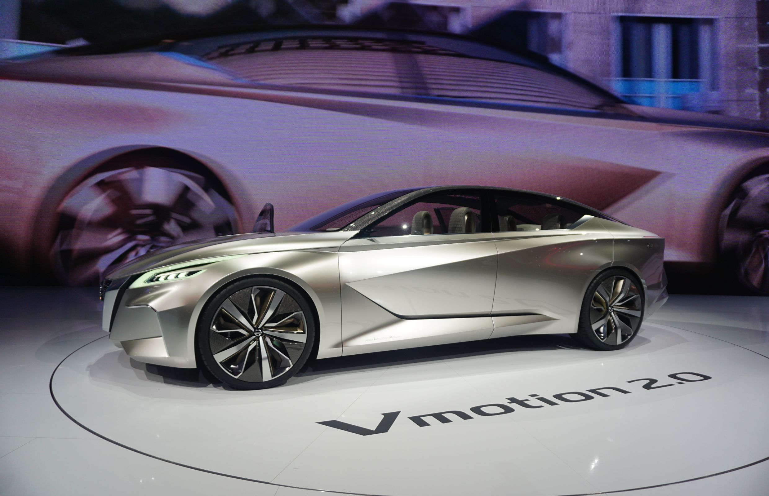 Stylish Nissan concept showcases ProPilot tech | Driving