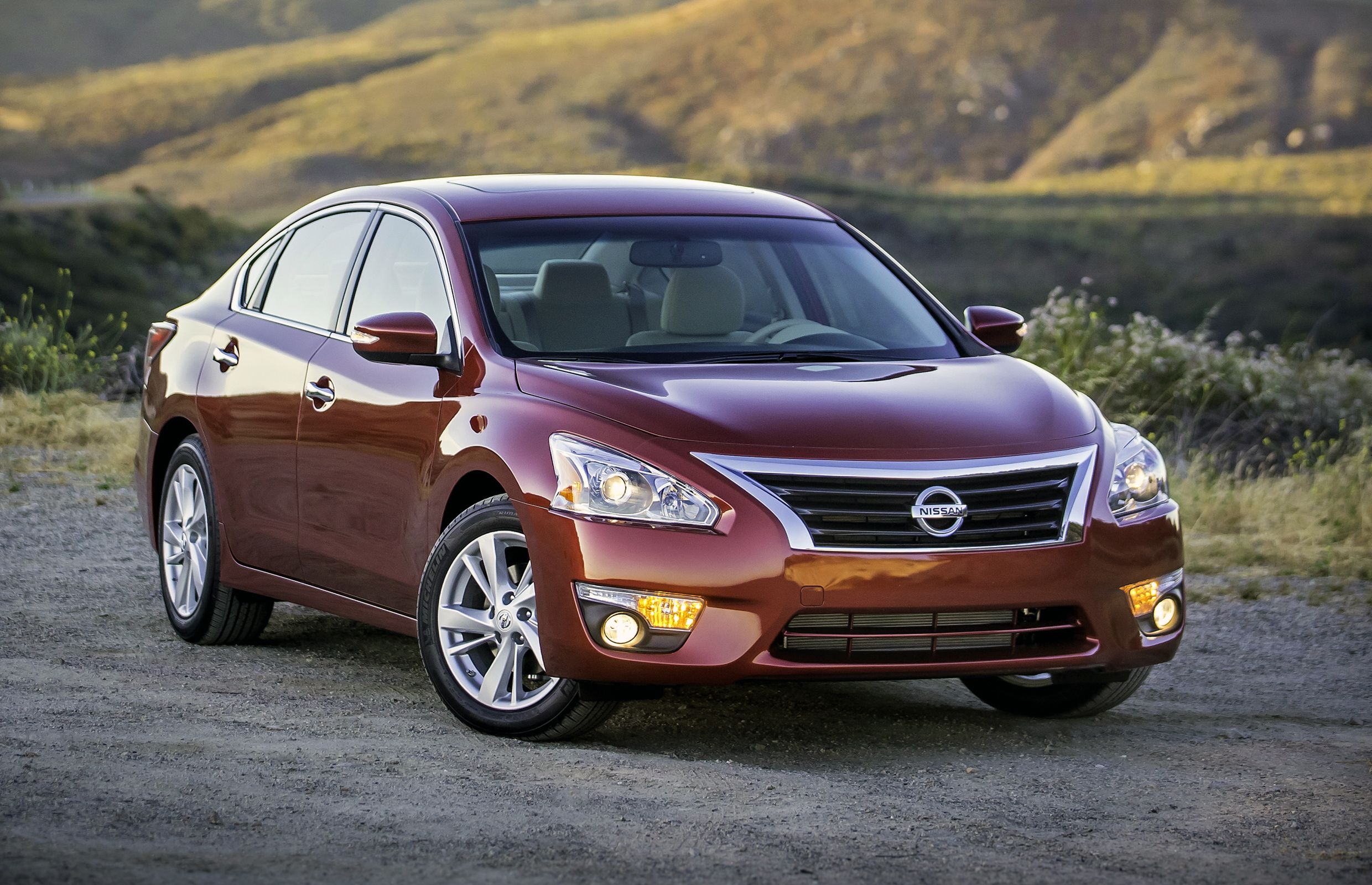 Nissan recalling 1.8 million older Altimas over hood latch issue | Driving