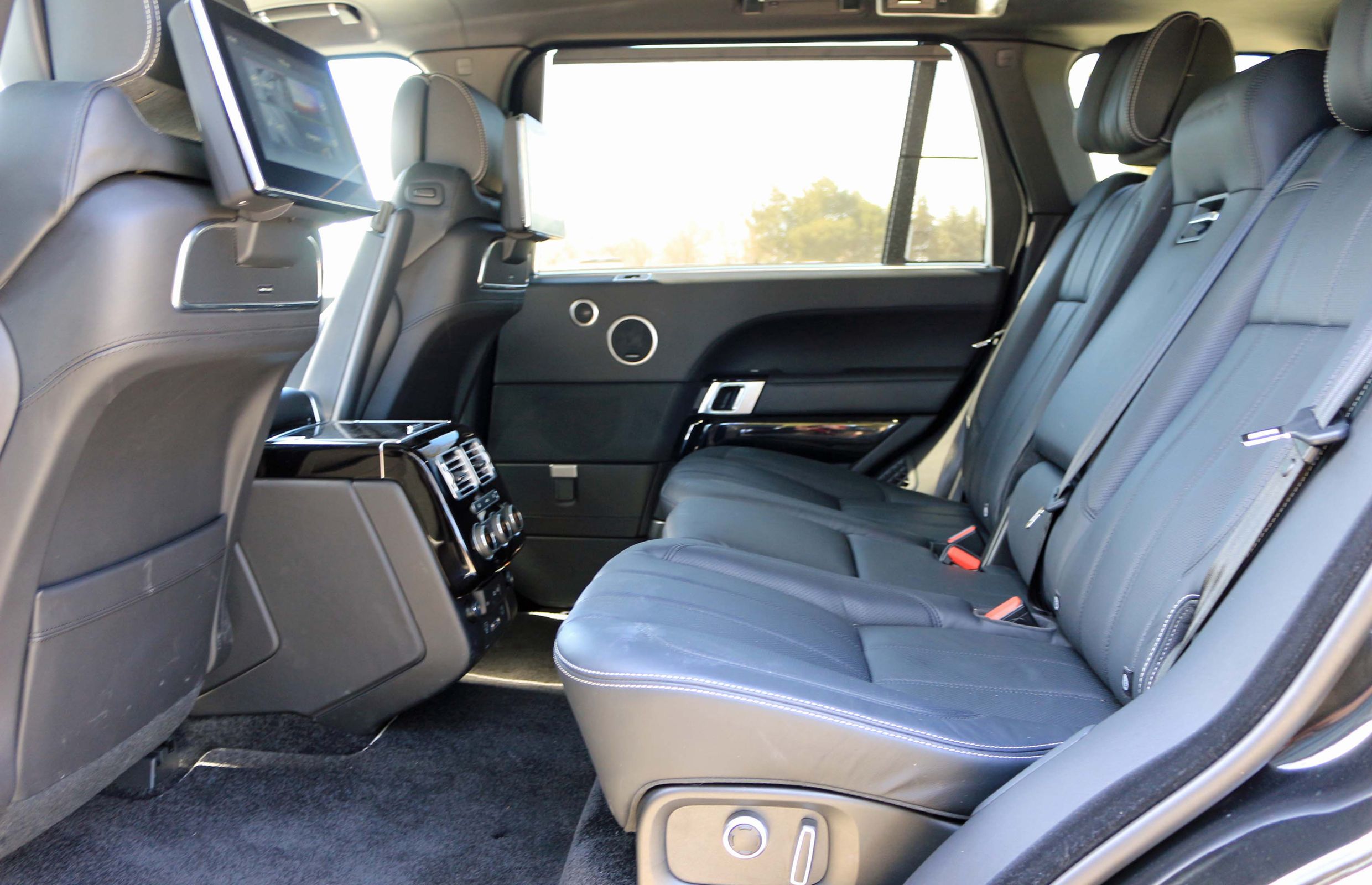 SUV Review: 2017 Range Rover Autobiography | Driving