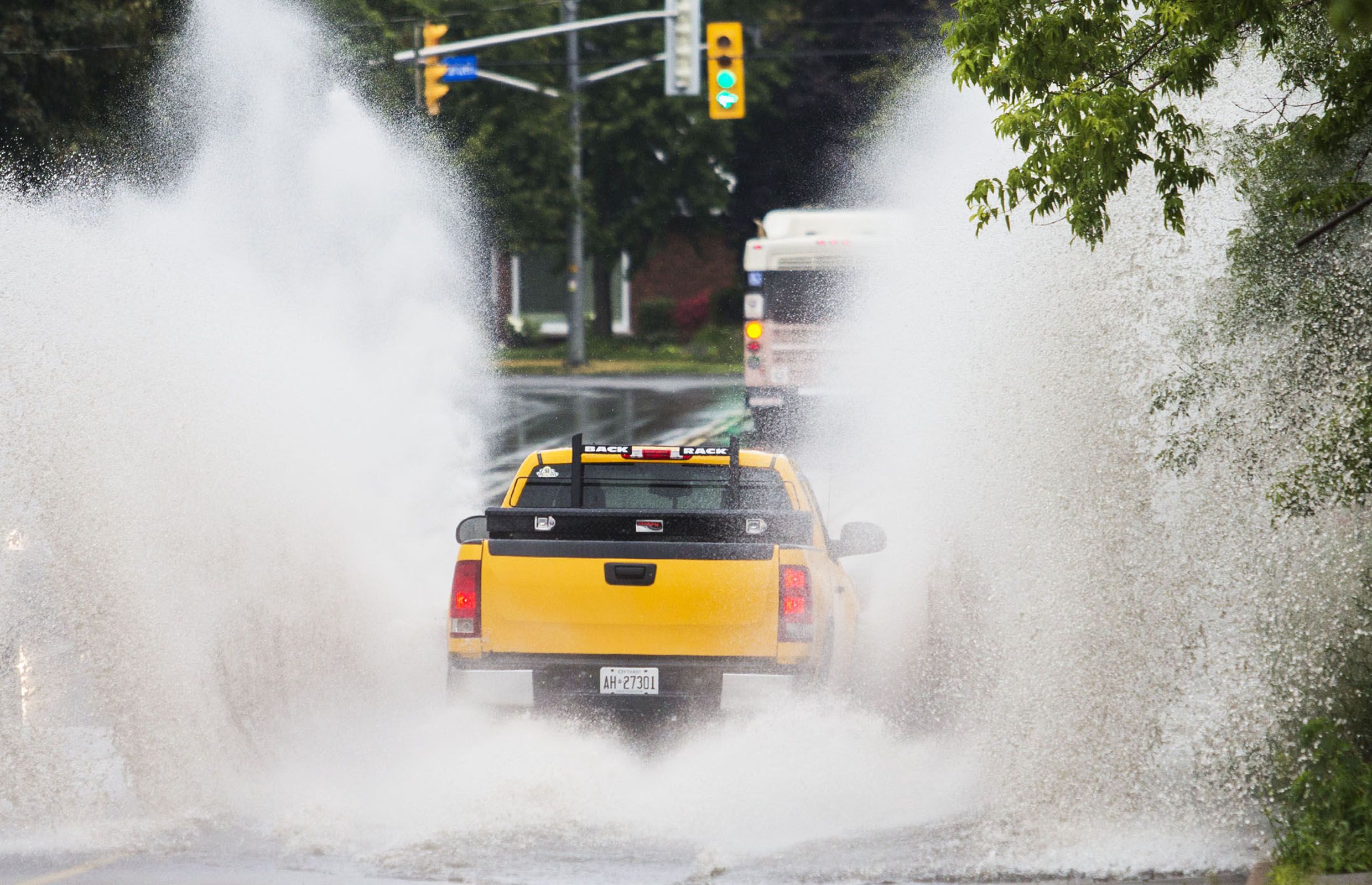 Top 10 tips for driving in rain | Driving