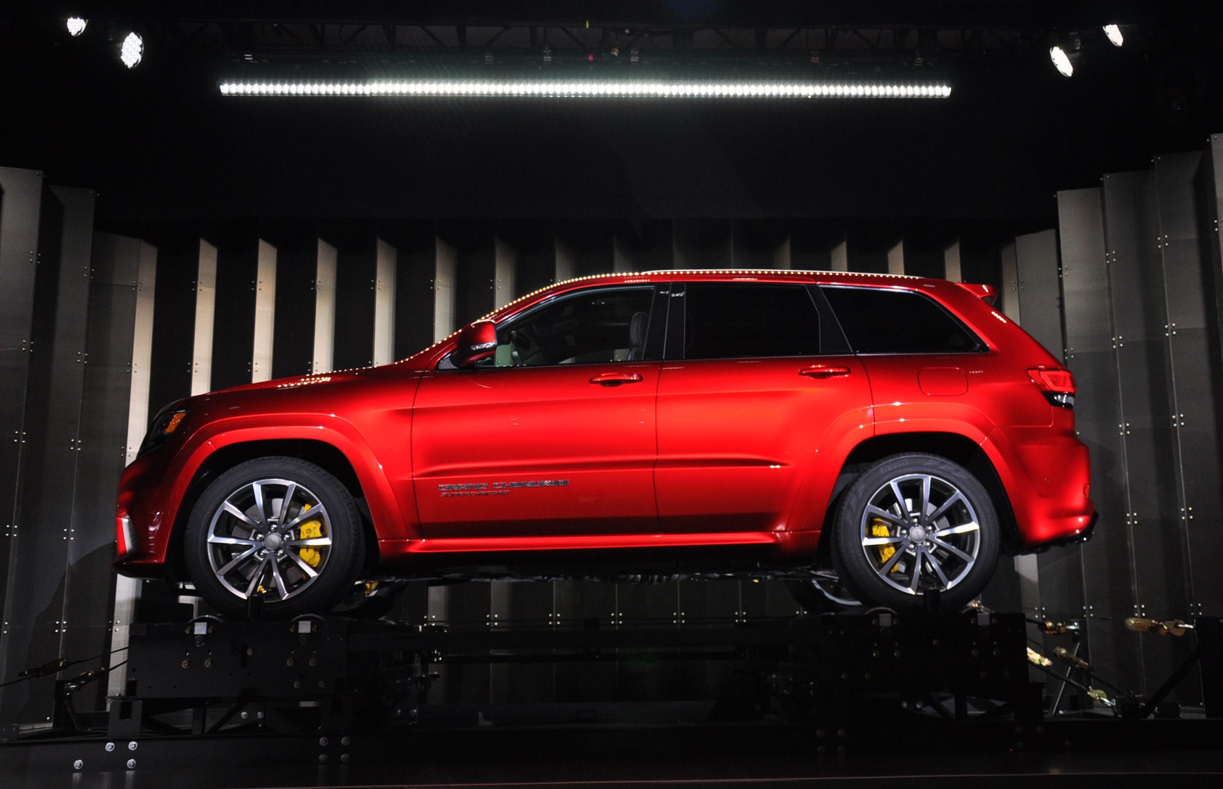 Jeep Grand Cherokee Trackhawk is fastest production SUV in the world ...