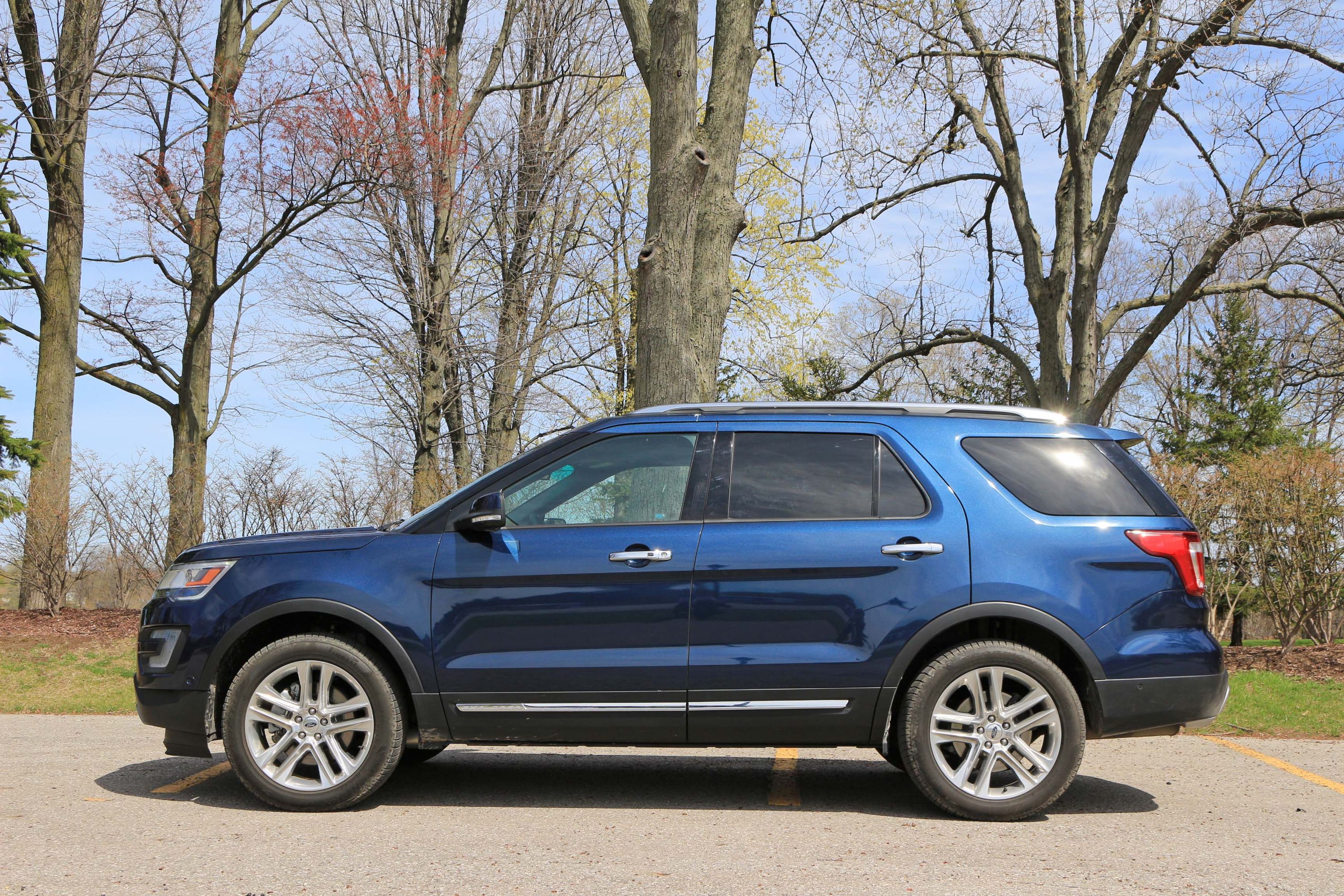 SUV Review: 2017 Ford Explorer Limited | Driving