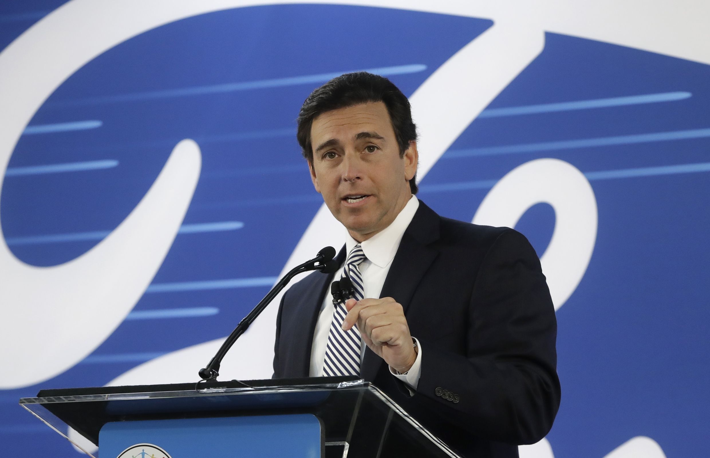 Struggling with market share, Ford replaces Mark Fields as CEO | Driving