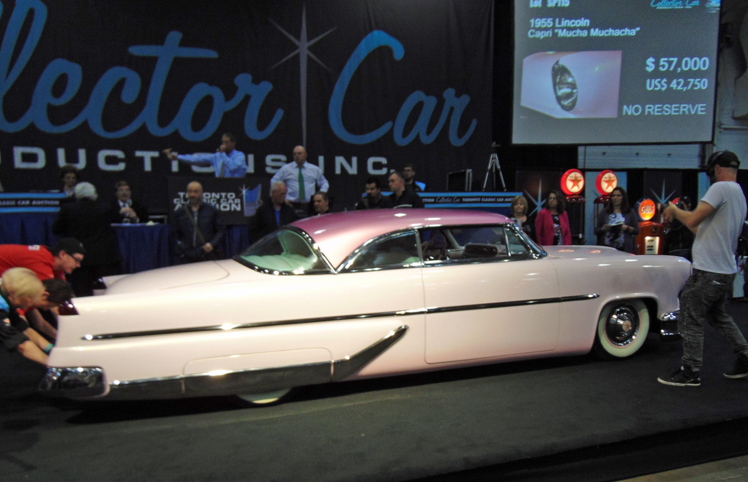 The palette was pastels at a very lively Toronto Collector Car Auction ...