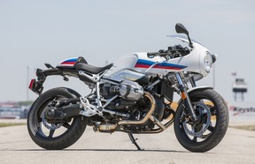 Motorcycle Review: 2017 BMW RnineT Racer | Driving
