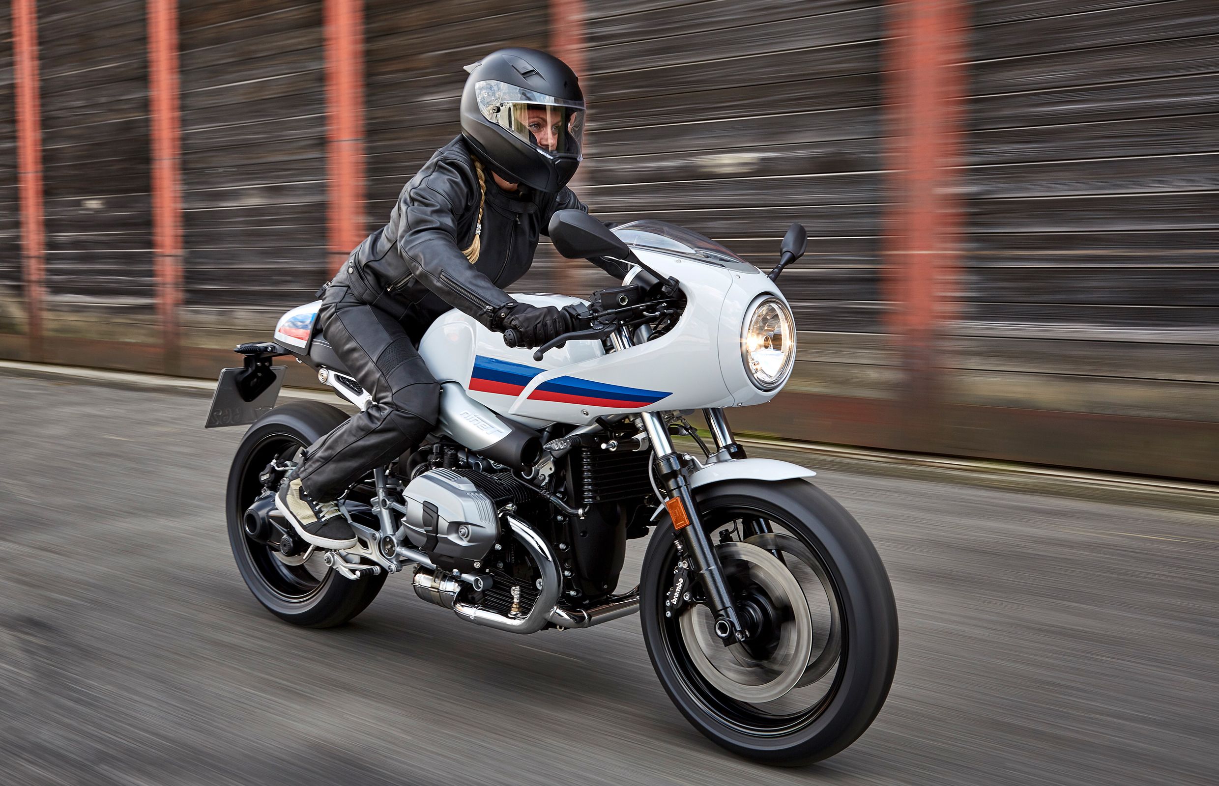 Motorcycle Review: 2017 BMW RnineT Racer | Driving