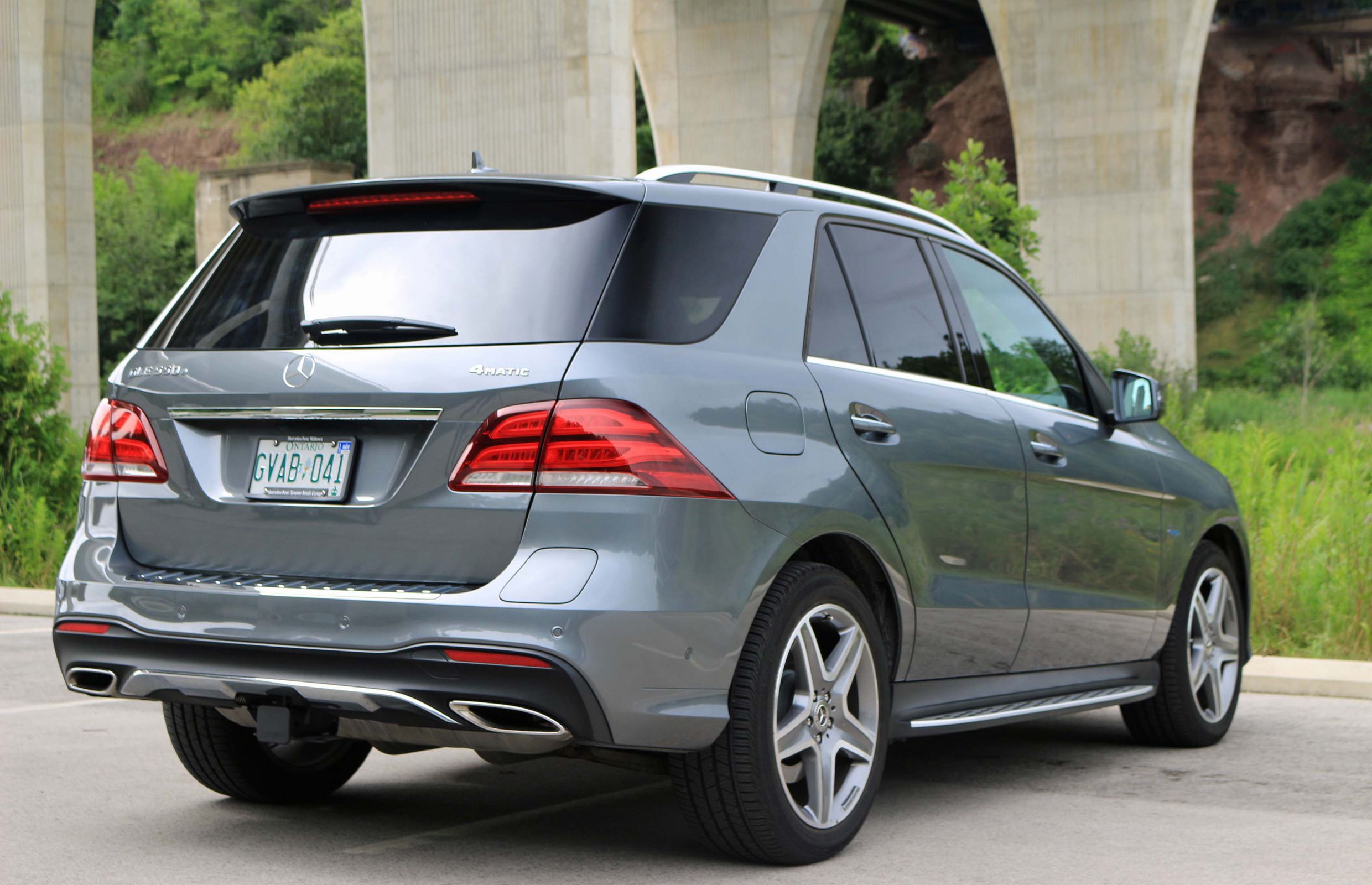 SUV Review: 2017 Mercedes-Benz GLE 550e | Driving