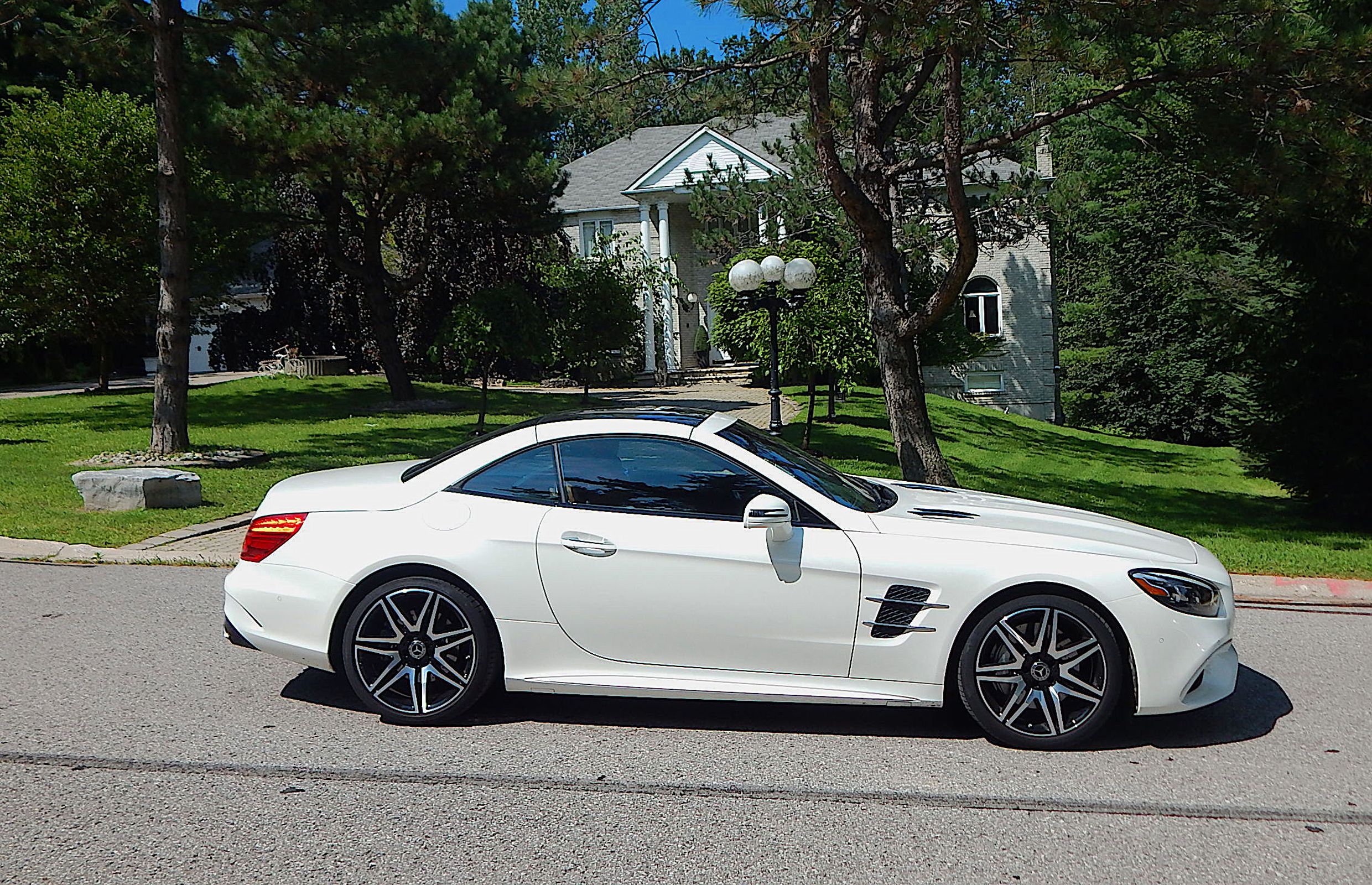 Car Review: 2017 Mercedes-Benz SL 550 | Driving