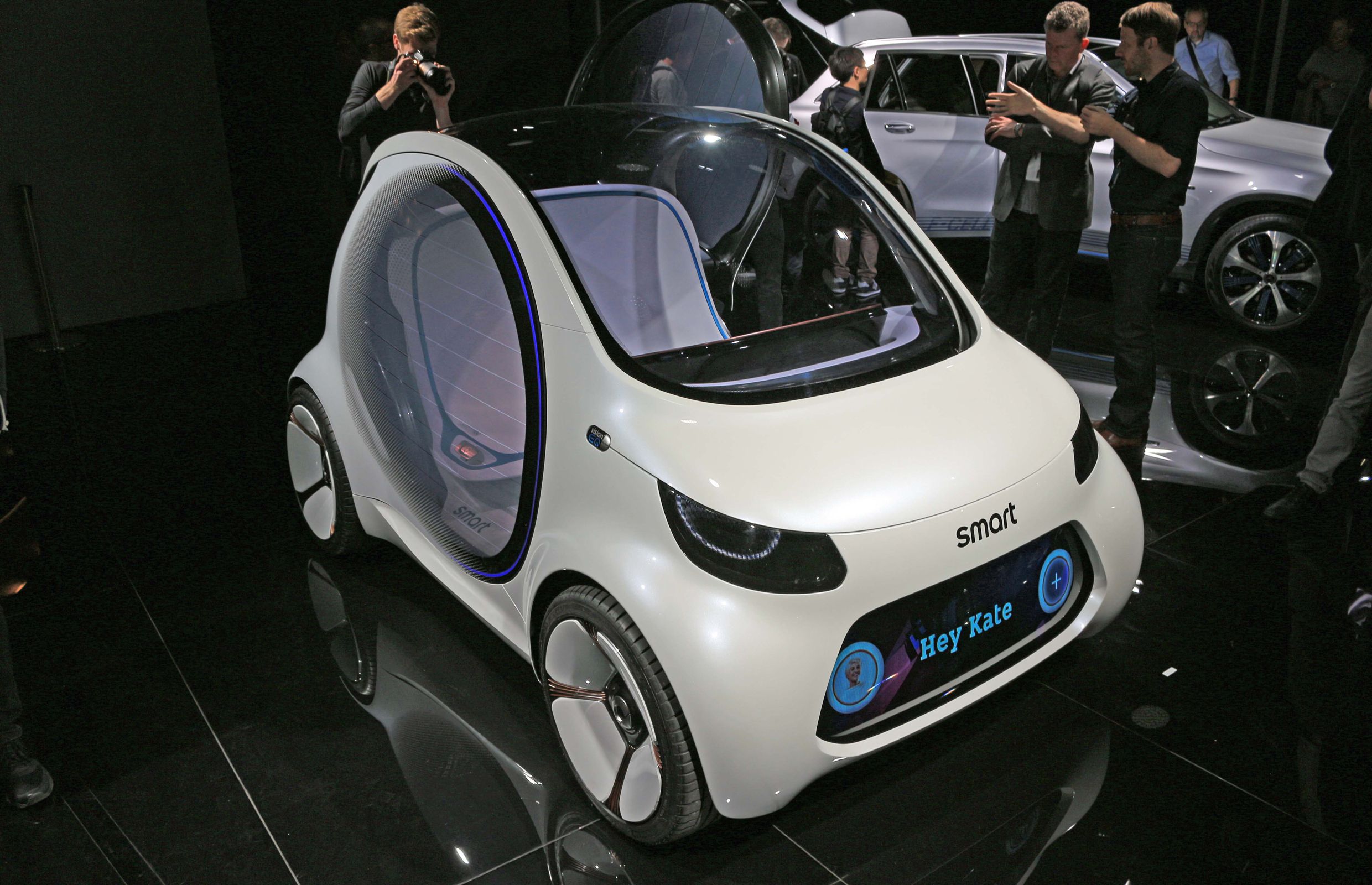 Smart Vision EQ Fortwo Concept focuses on autonomous mobility | Driving