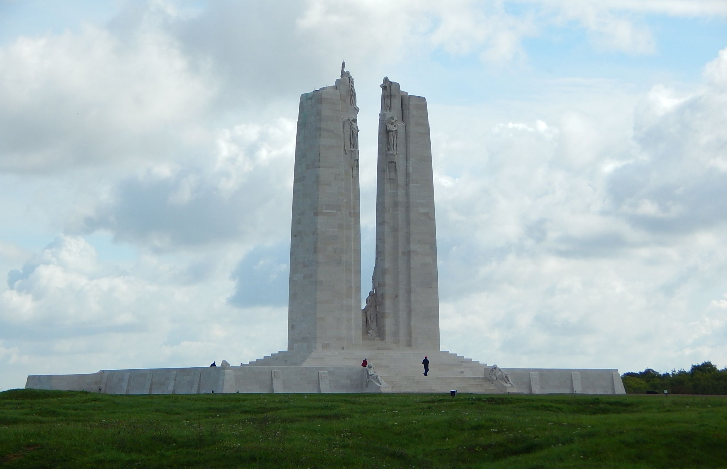 A grateful Canadian's perspective on visiting Vimy Ridge | Driving