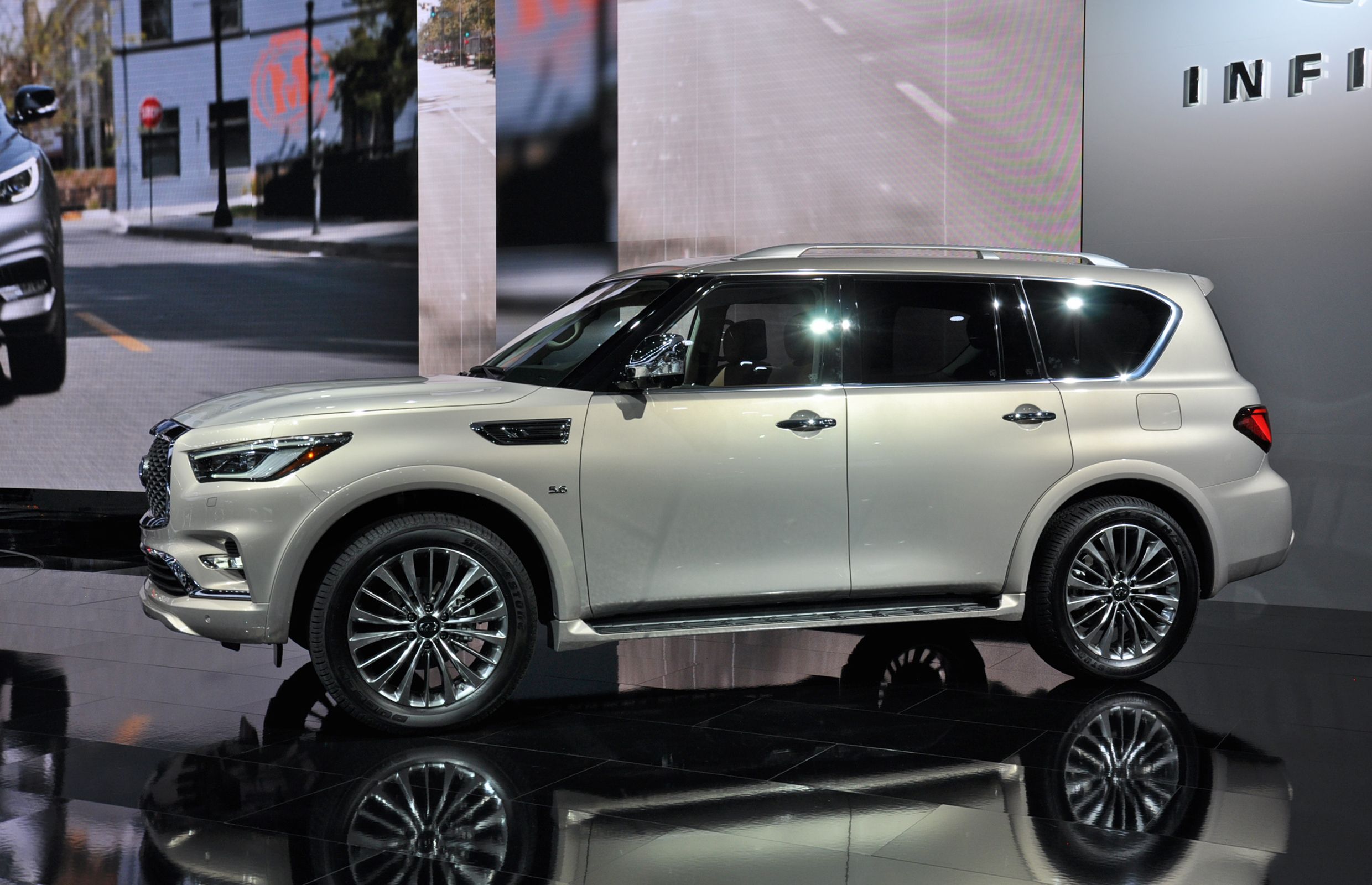 2018 Infiniti QX80 gets a nose job and new legs | Driving