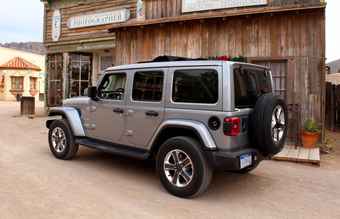 First Drive: 2018 Jeep Wrangler | Driving