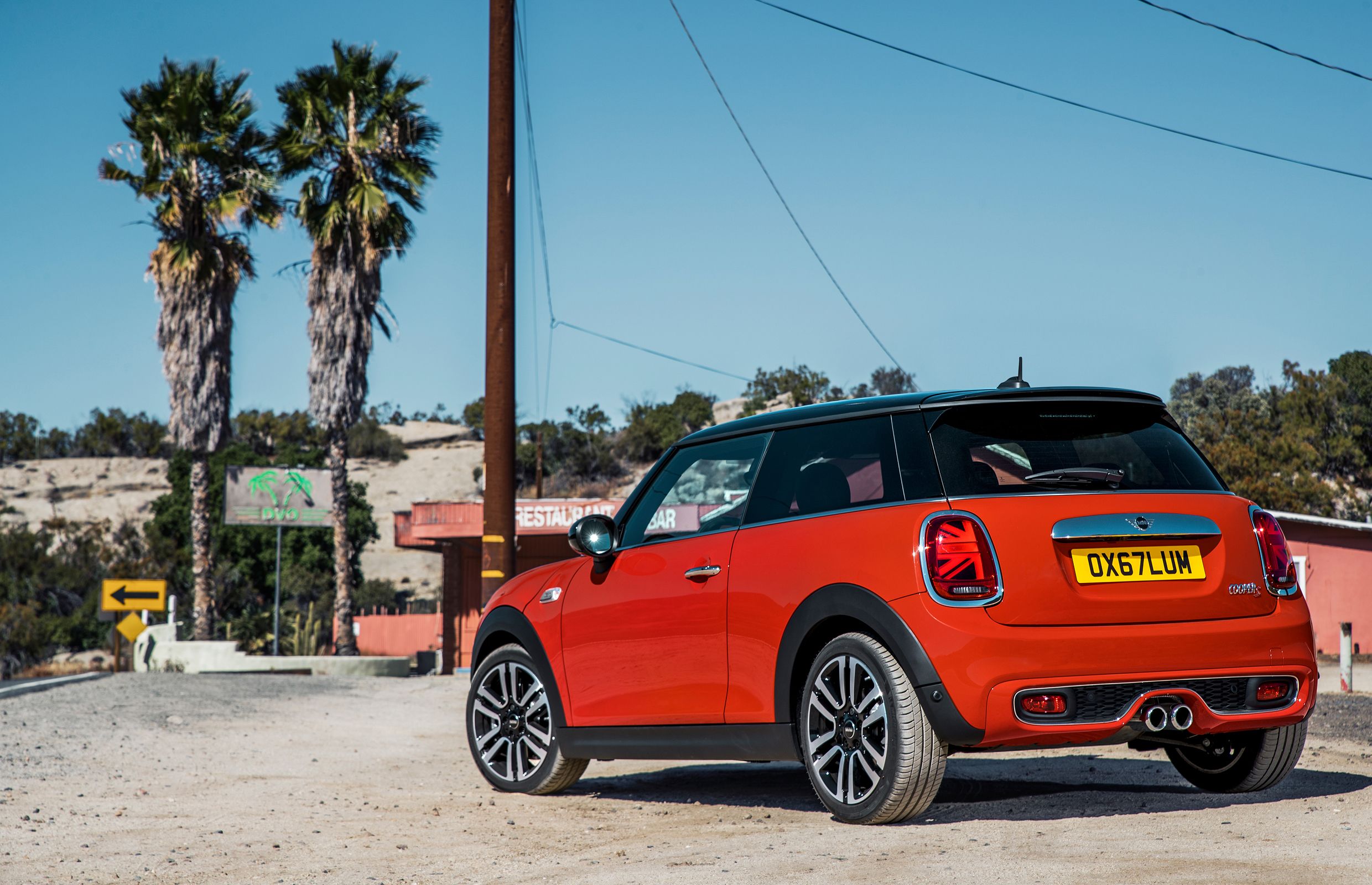 The updated 2019 Mini Cooper is now slightly British-er | Driving