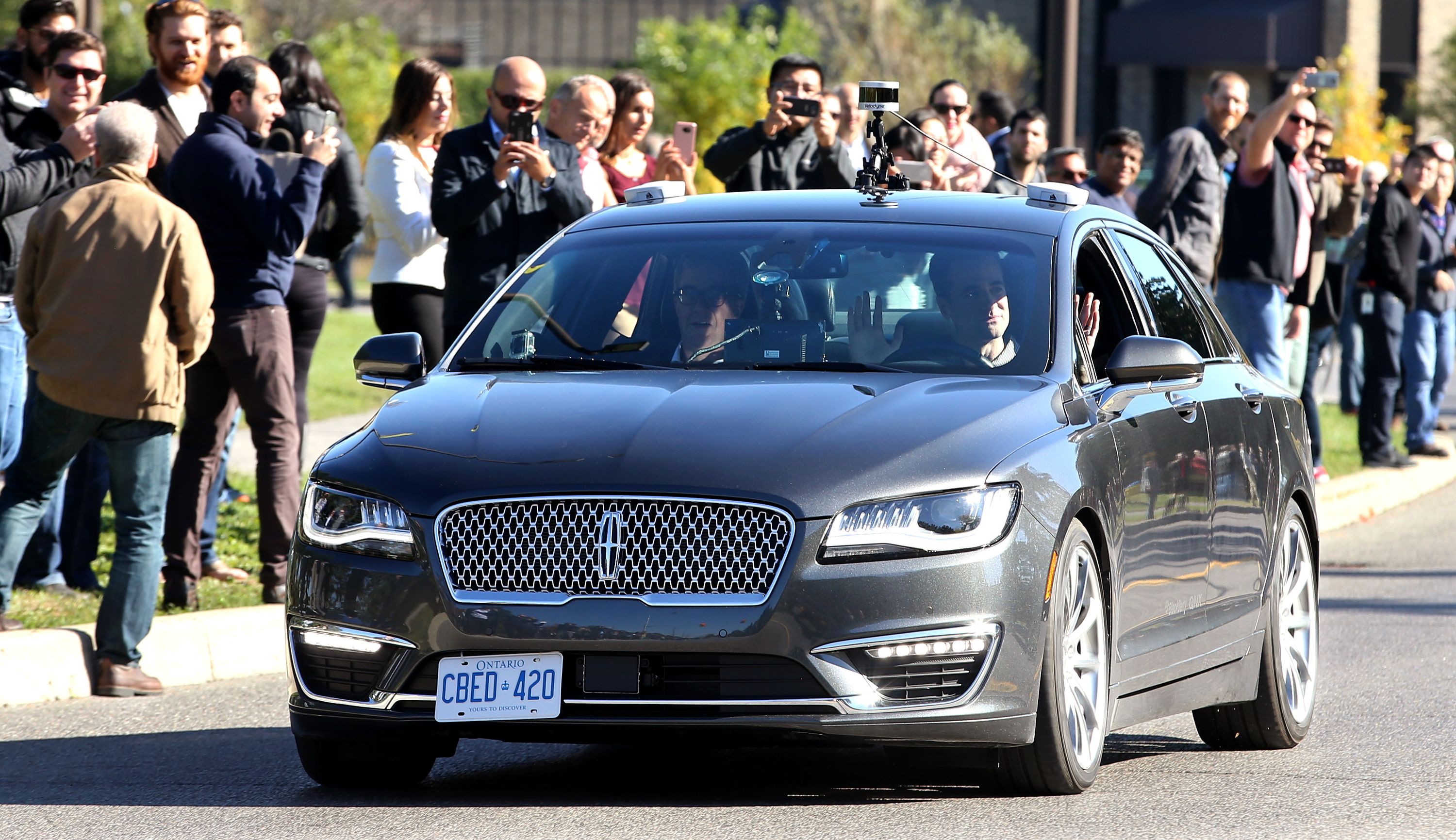 Liberals give BlackBerry $40 million to support self-driving car ...