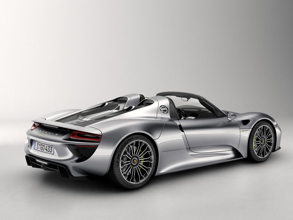 ‘70 Years of Porsche’ headlines 2018 AutoShow | Driving