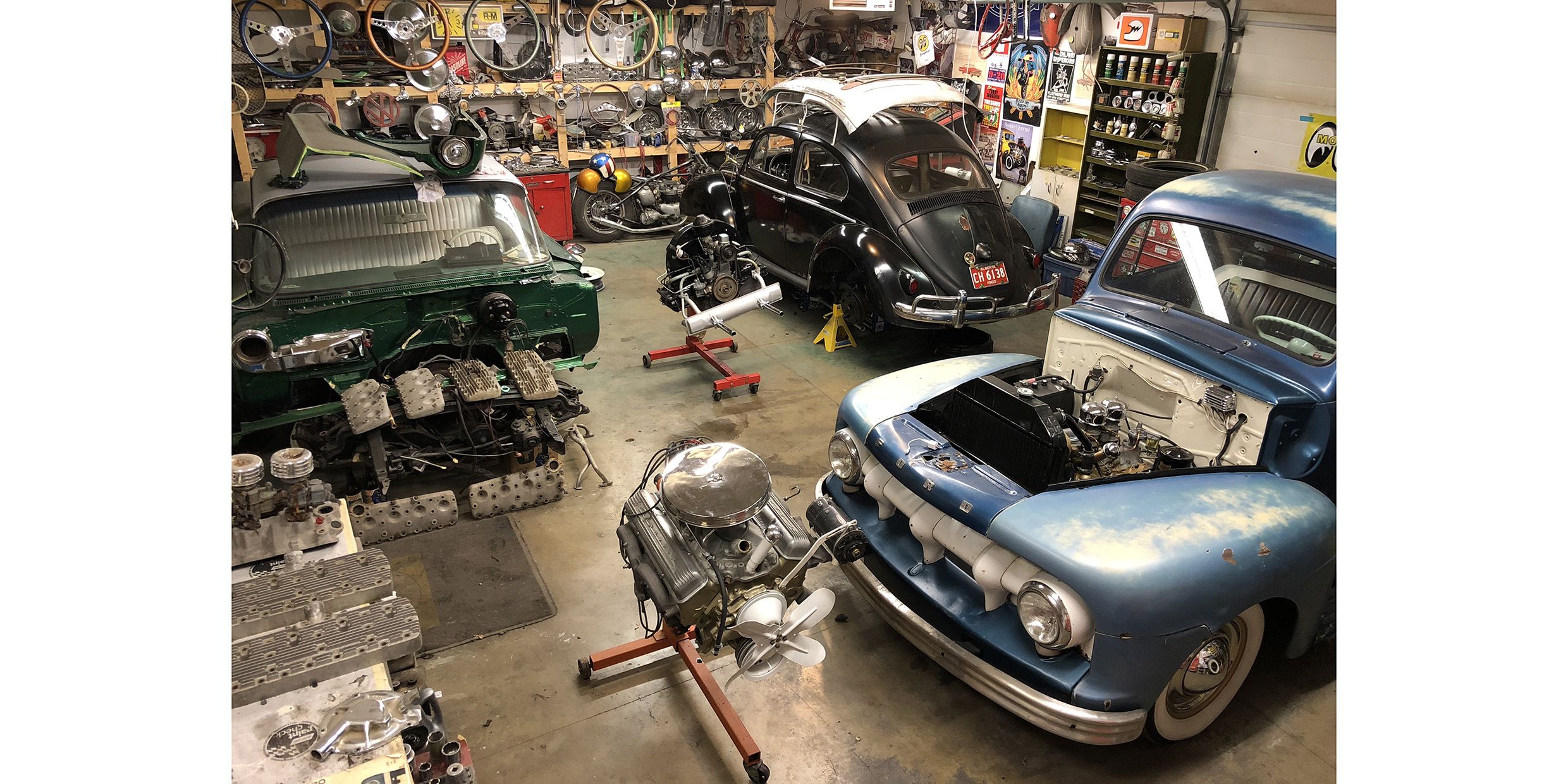 In the Garage: Painting his masterpiece | Driving