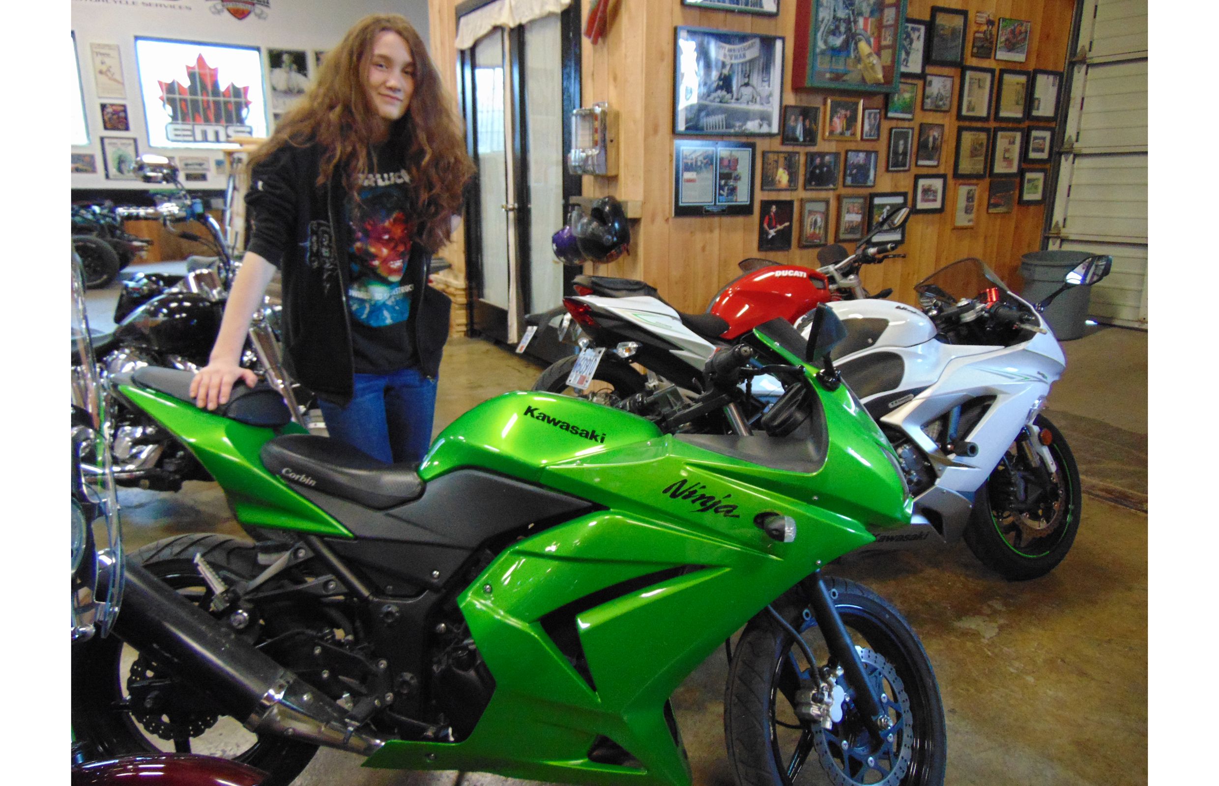 Collector Classics: 1961 Pontiac | Driving