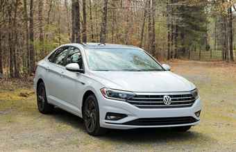 First Drive: 2019 Volkswagen Jetta | Driving