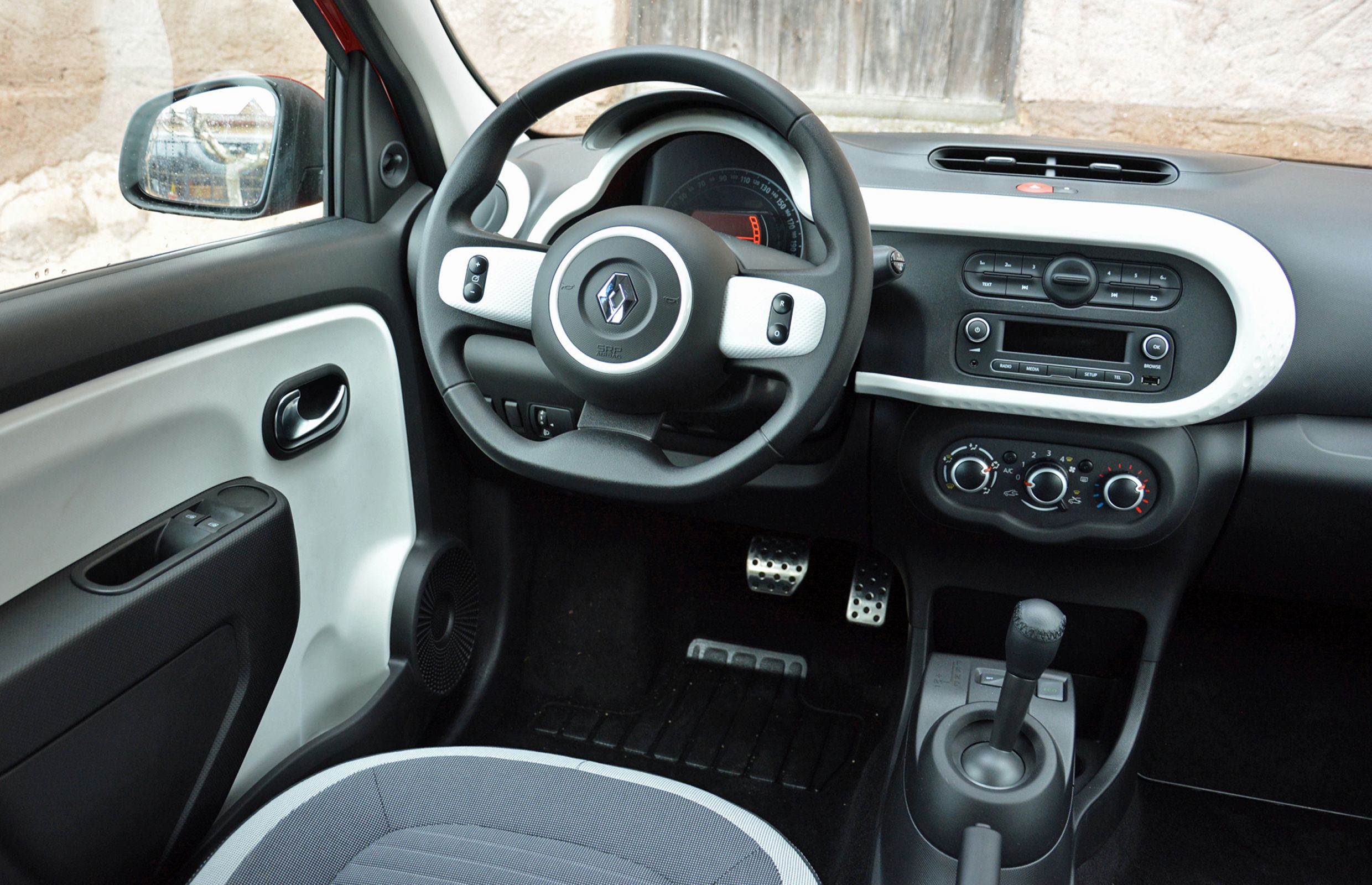 Rear-engine Renault Twingo is cool but still no poor-man's Porsche ...