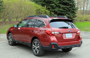 SUV Review: 2018 Subaru Outback 2.5i | Driving