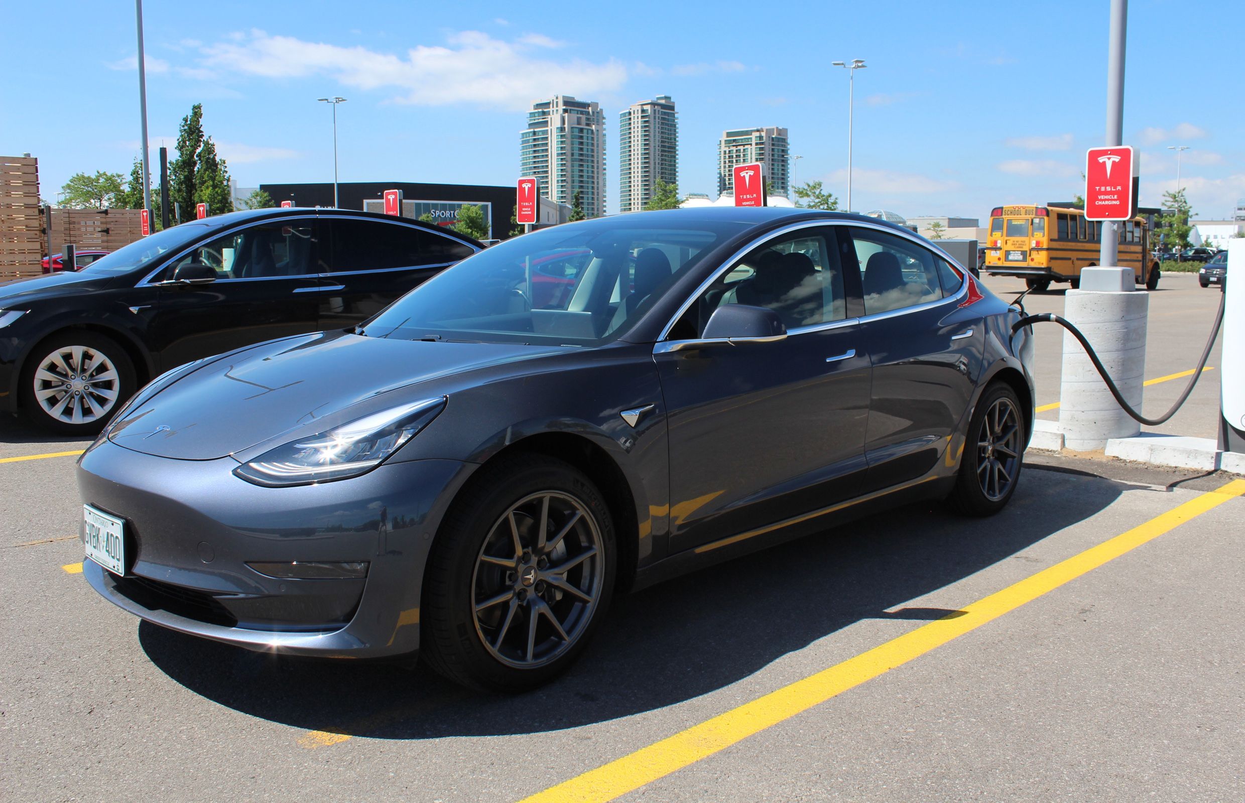 Car Review: 2018 Tesla Model 3 | Driving