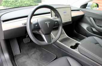 Car Review: 2018 Tesla Model 3 | Driving