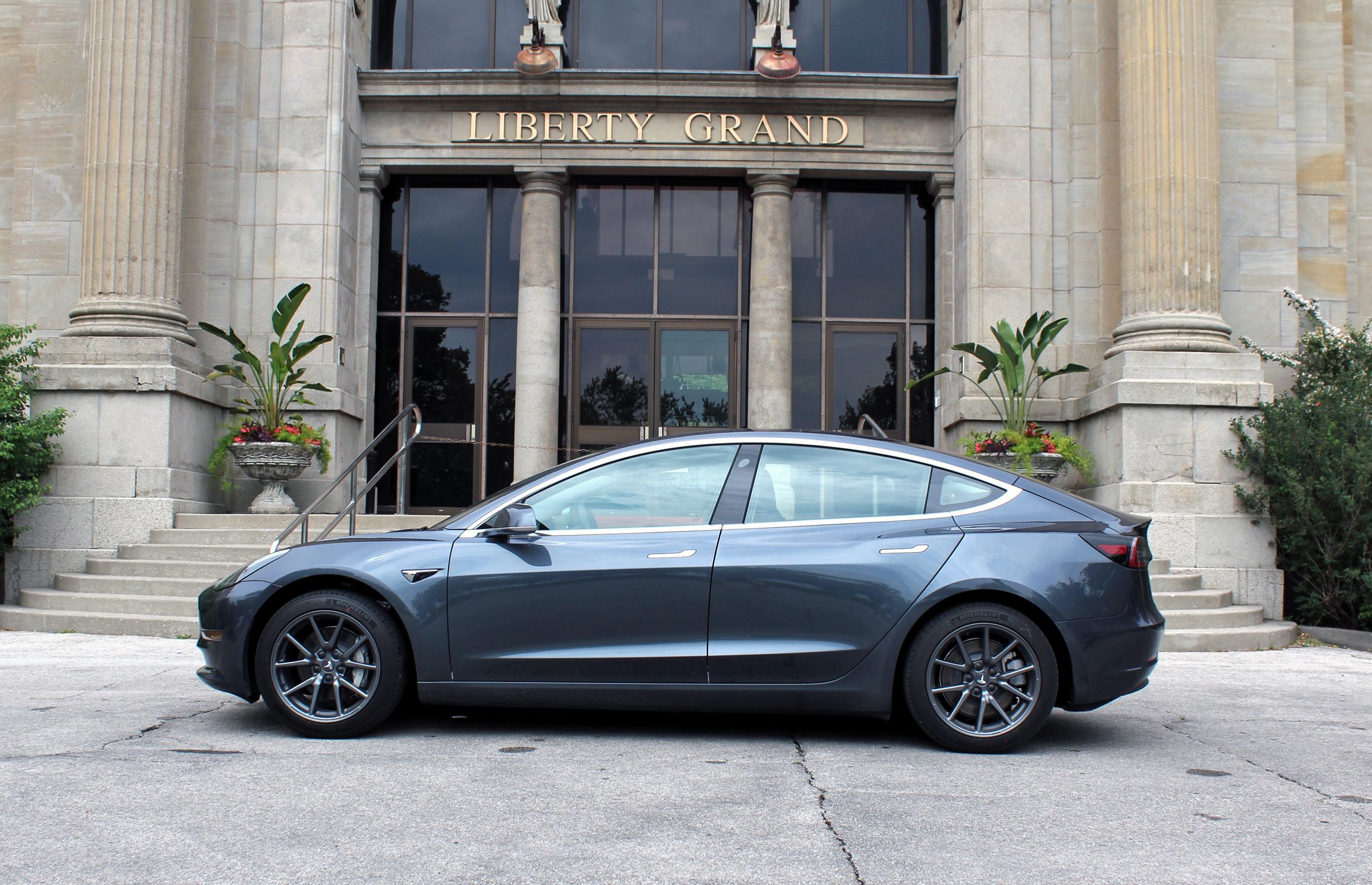 Car Review: 2018 Tesla Model 3 | Driving