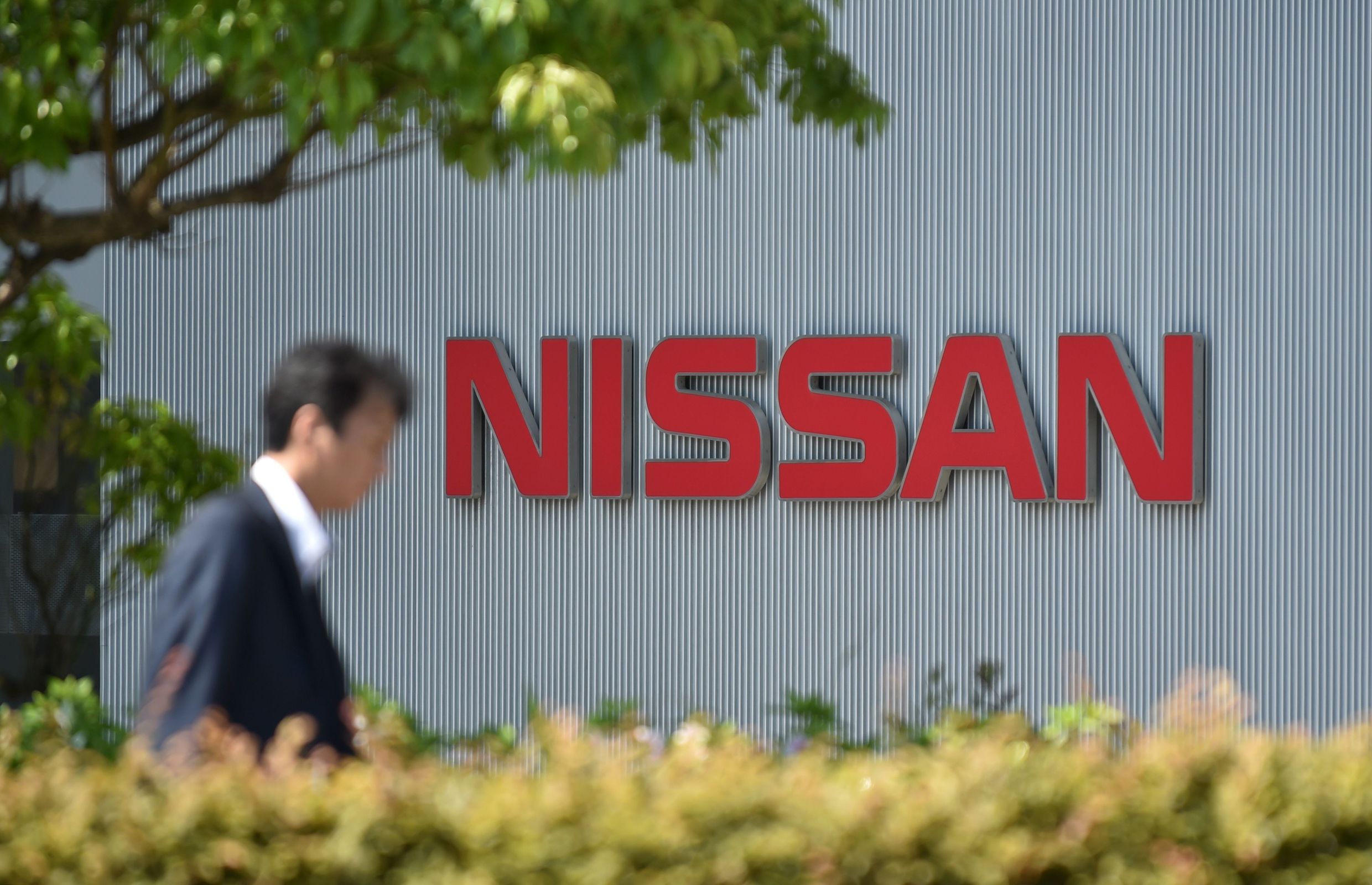 News Roundup: A Nissan dealership manager gets busted vandalizing ...