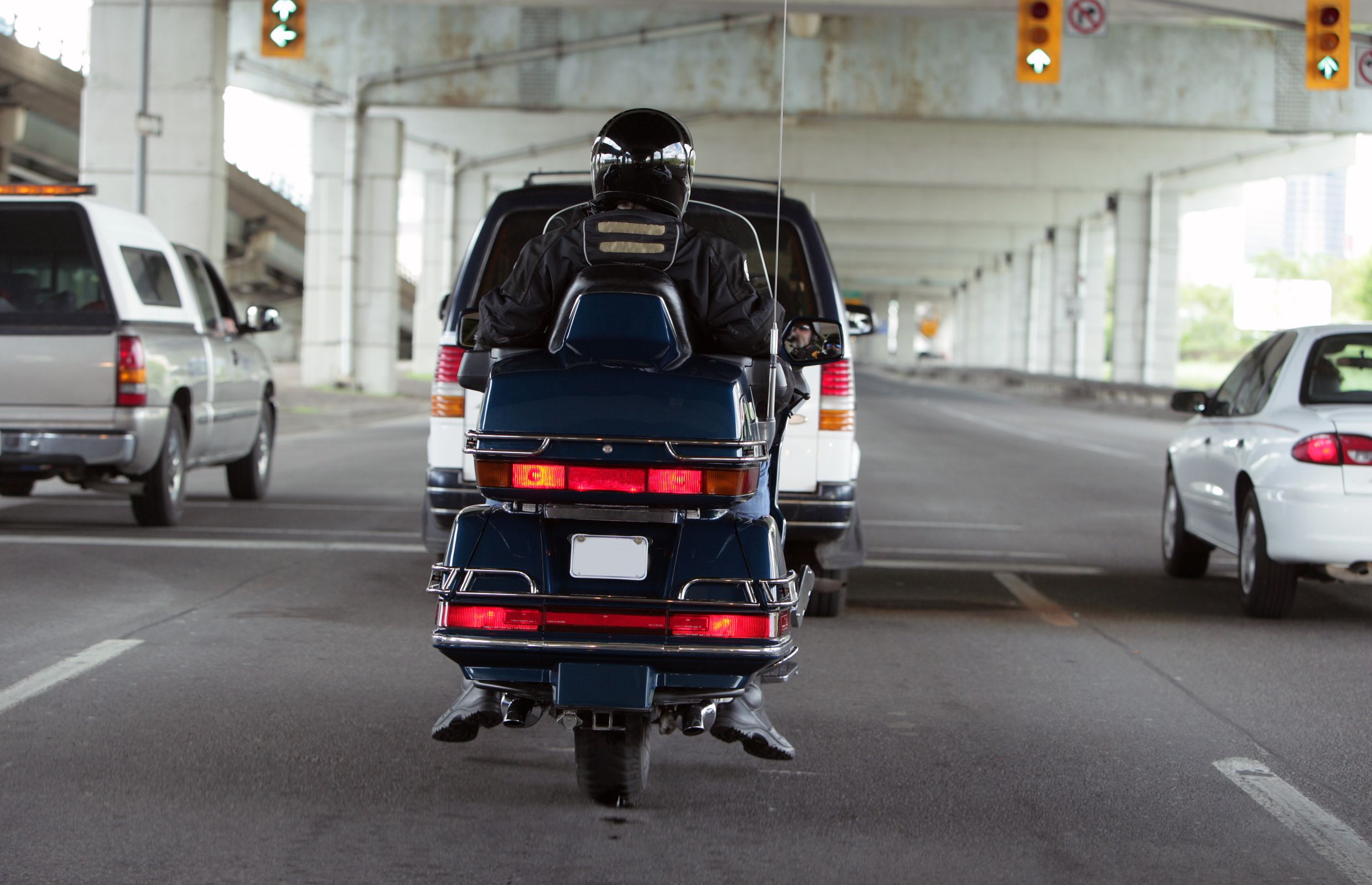 Toronto considering allowing motorcycles to 'filter' between cars | Driving