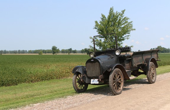 Even 100 years later, this 1918 Chevy pickup purrs 'like a tomcat in a ...