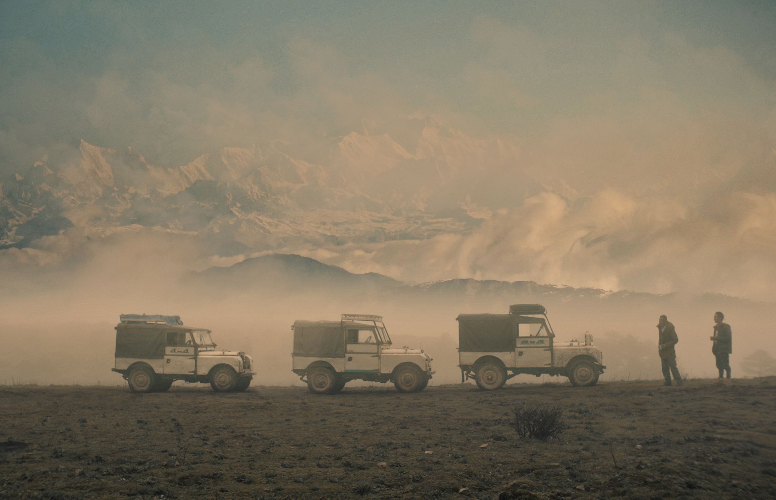 Watch: these two Indian villages are connected solely by Land Rover ...