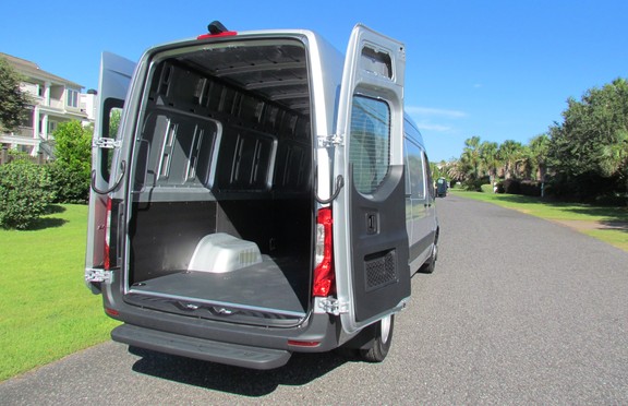 First Drive: 2019 Mercedes-Benz Sprinter | Driving