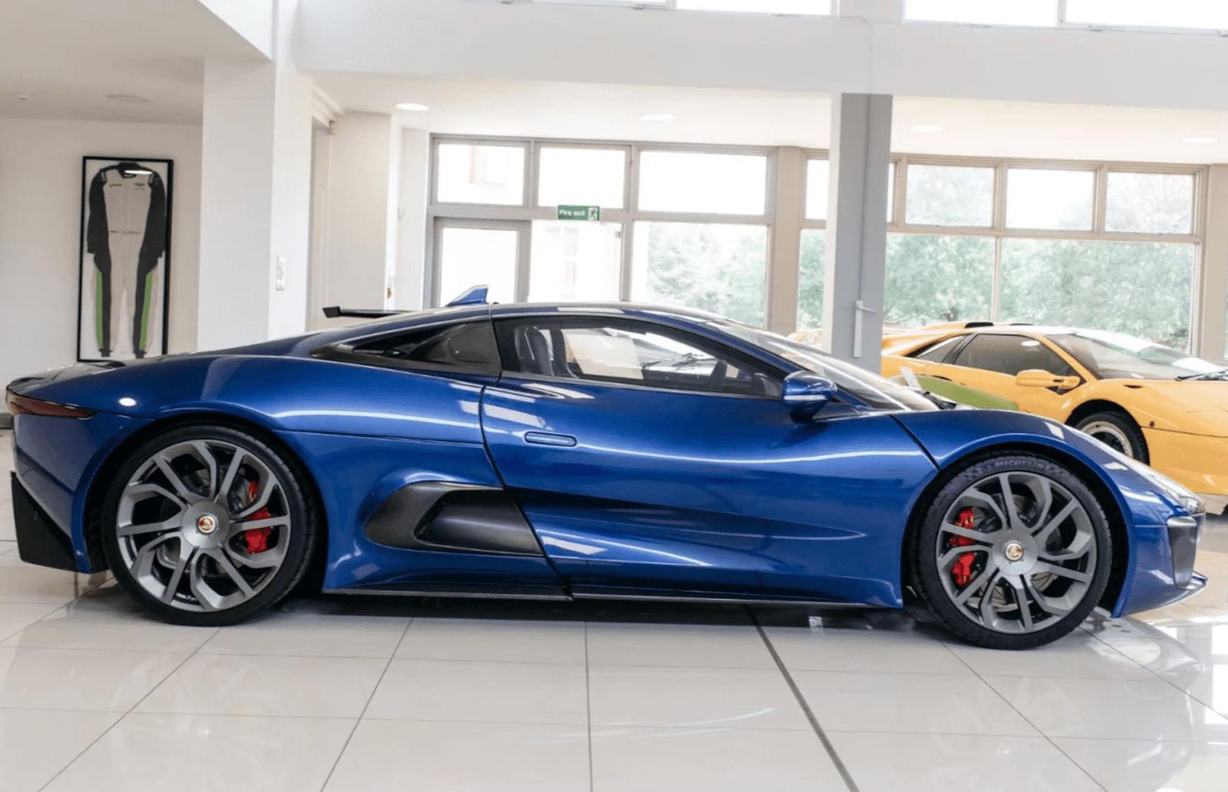 One of the five ‘Spectre’ stunt Jaguars is up for sale in the UK | Driving