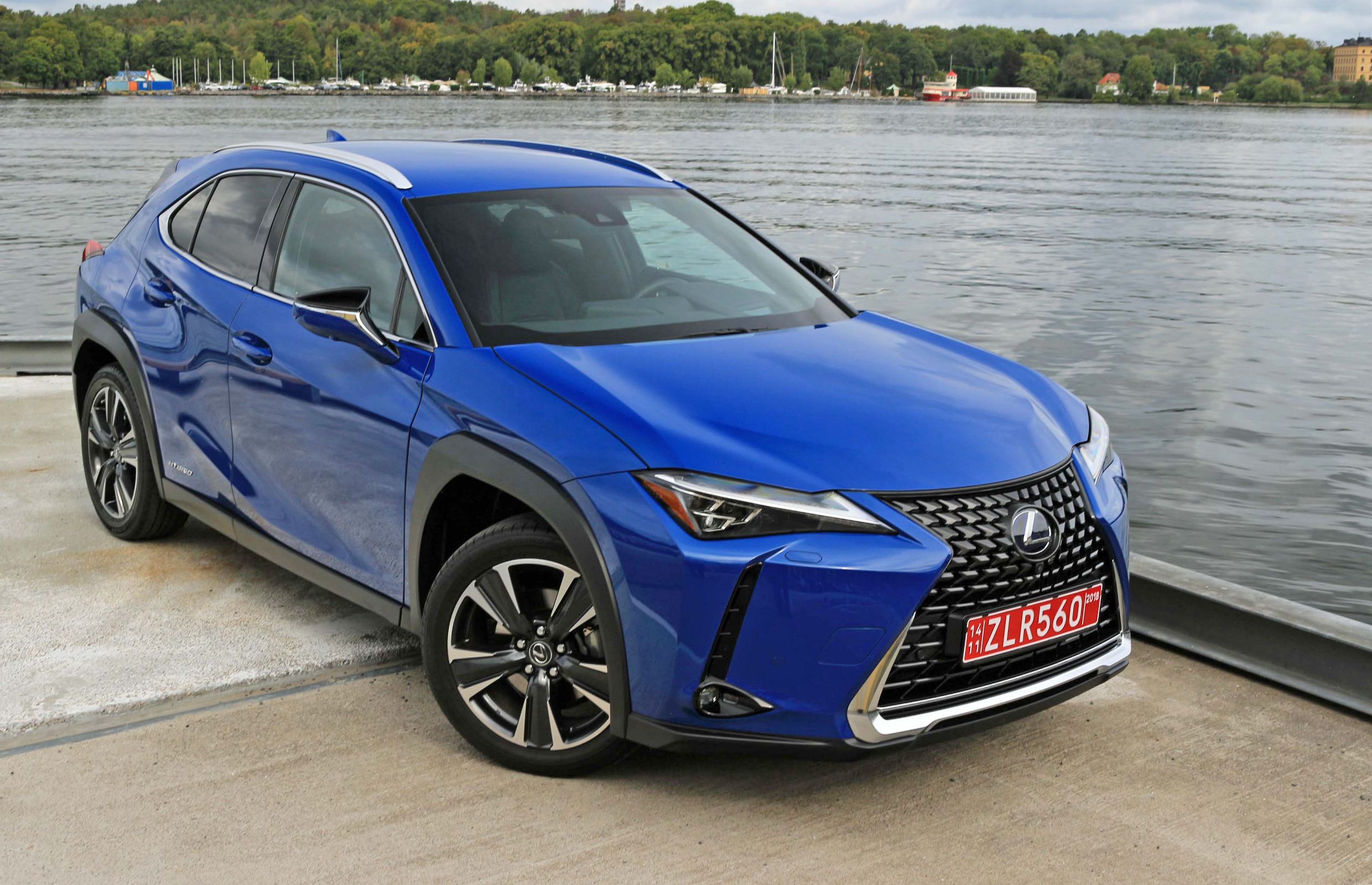 First Drive: 2019 Lexus UX | Driving