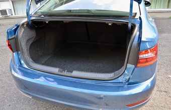 Car Review: 2019 Volkswagen Jetta | Driving