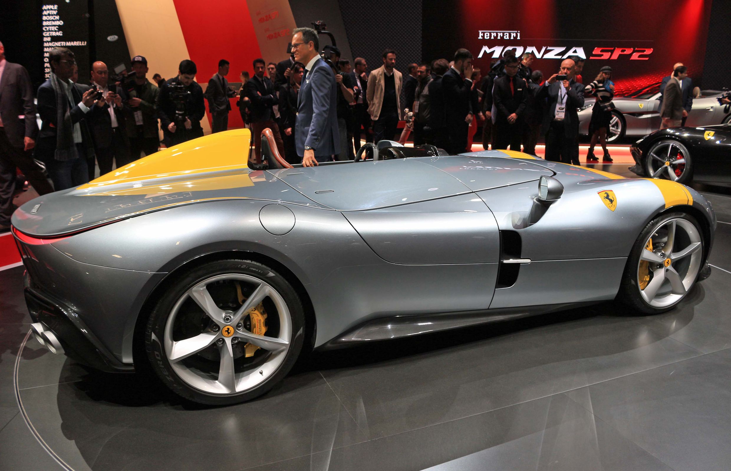 Performance pervades Paris Motor Show debuts, with hot hatch highlights ...